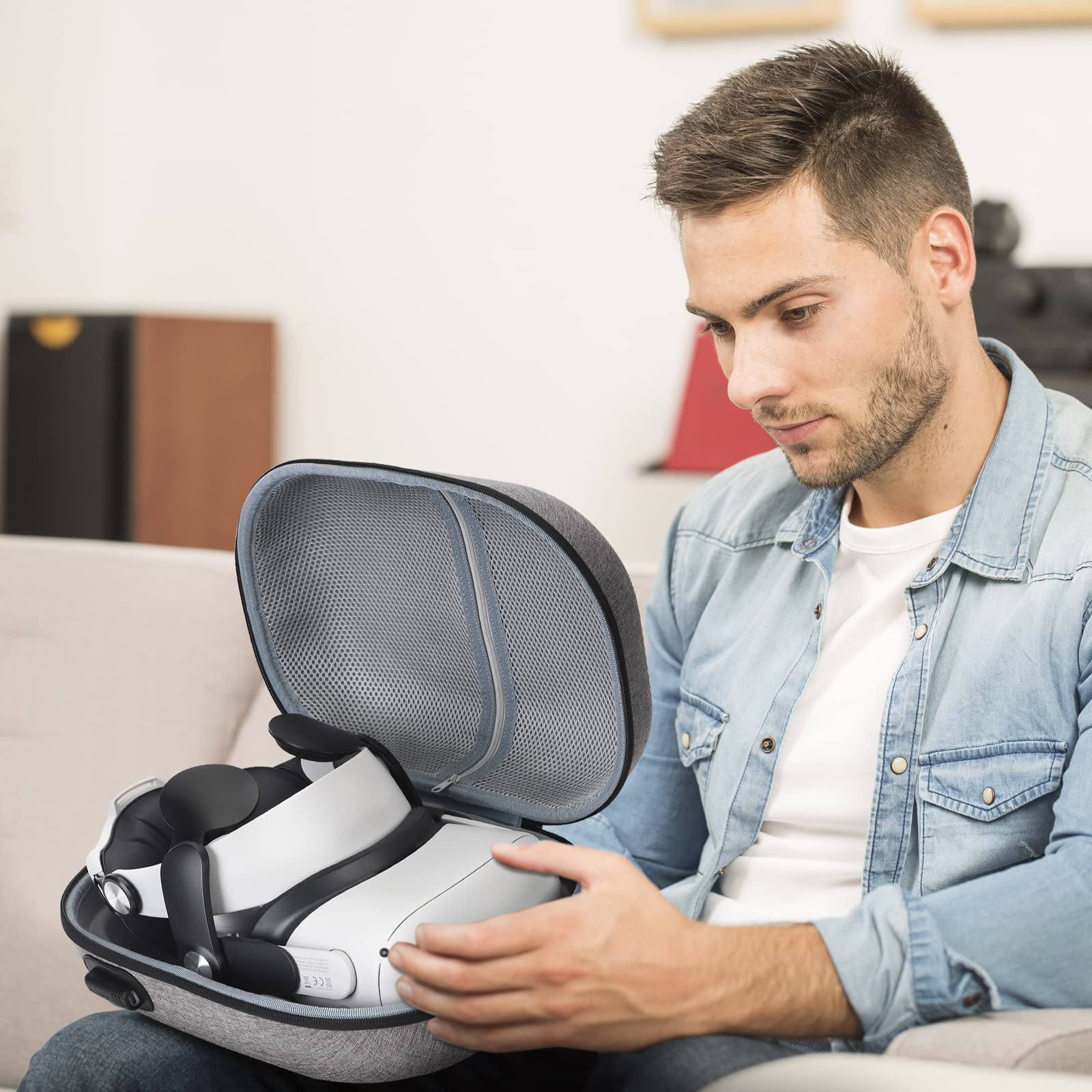 YOGES Case Compatible with Oculus Quest 2, Chargable Anti-Drop Hard Carrying Case for Oculus Quest 2 Elite Strap VR Headsets and Touch Controllers Gaming Accessories, Suitable for Travel and Storage