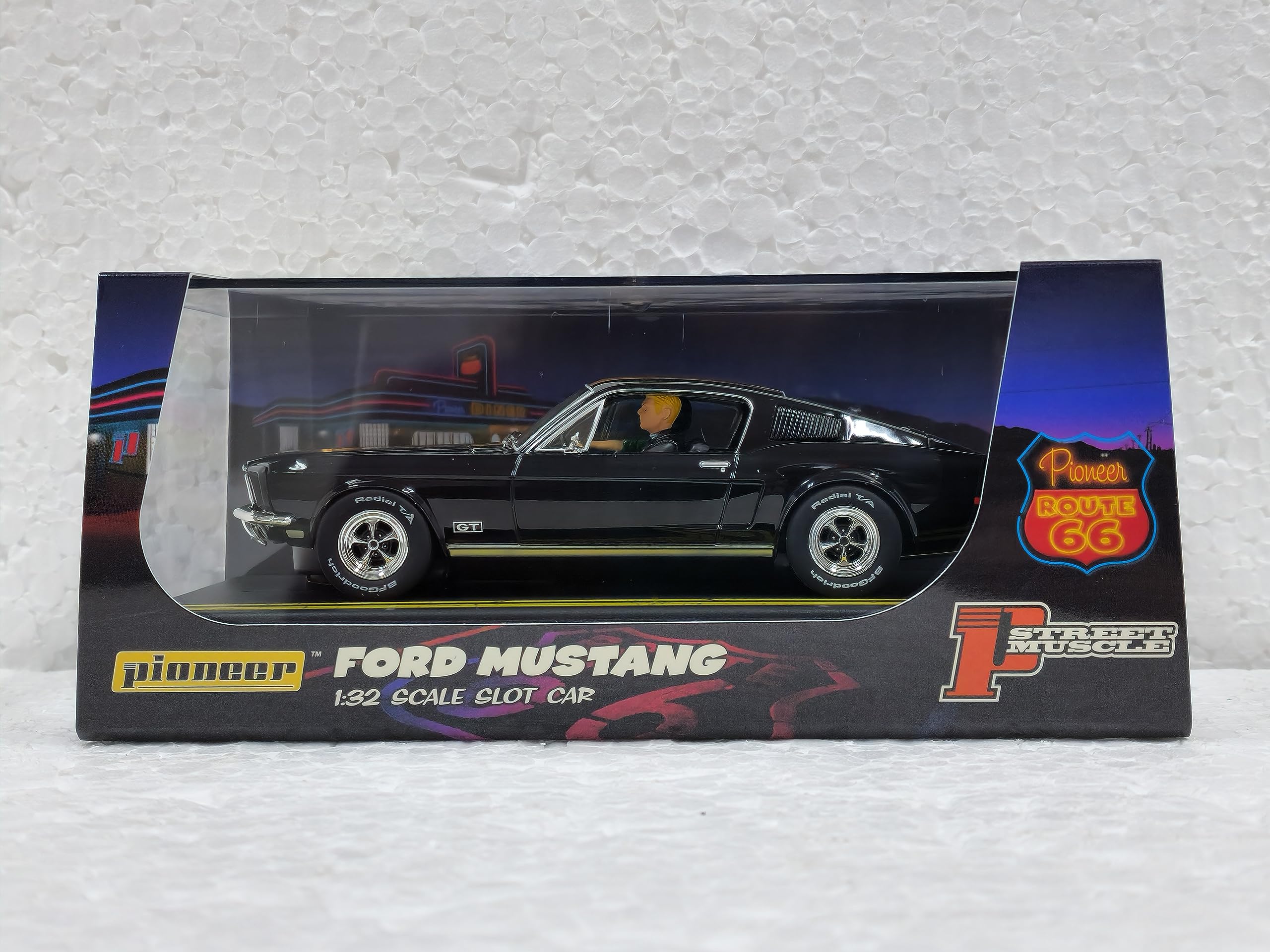 Pioneer Street Muscle P150 1968 Ford Mustang GT Fastback Route 66 1:32 Slot Car