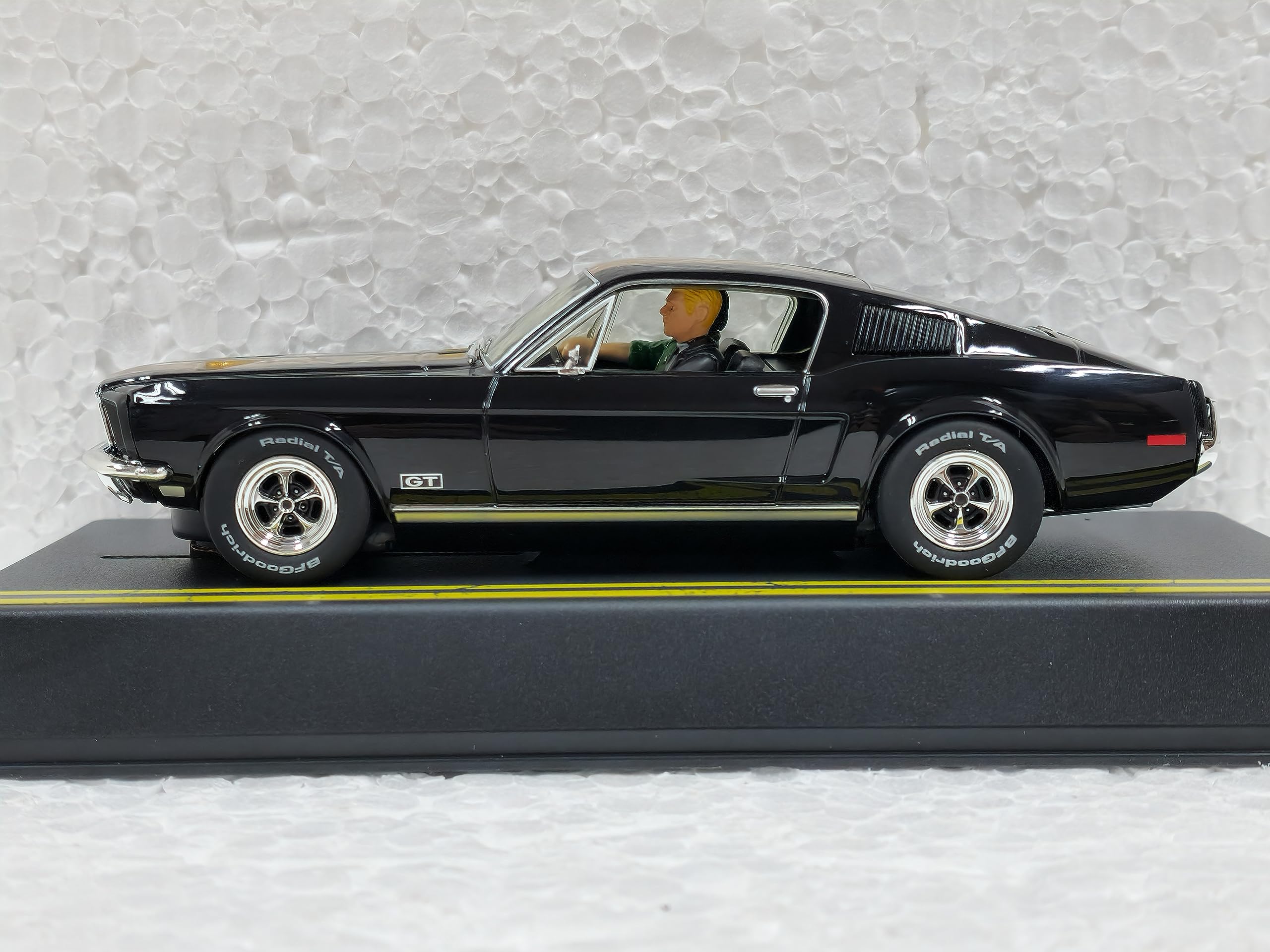 Pioneer Street Muscle P150 1968 Ford Mustang GT Fastback Route 66 1:32 Slot Car