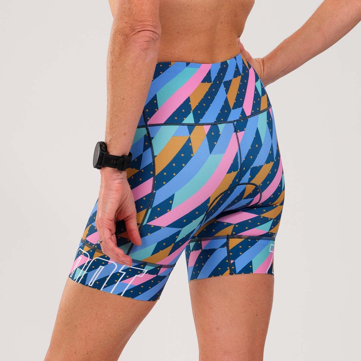 Zoot Women’s LTD 6-Inch Tri Shorts – Triathlon Shorts, Swim, Run & Bike Shorts w/Primo Fabric & Pockets (Unbreakable, Large)