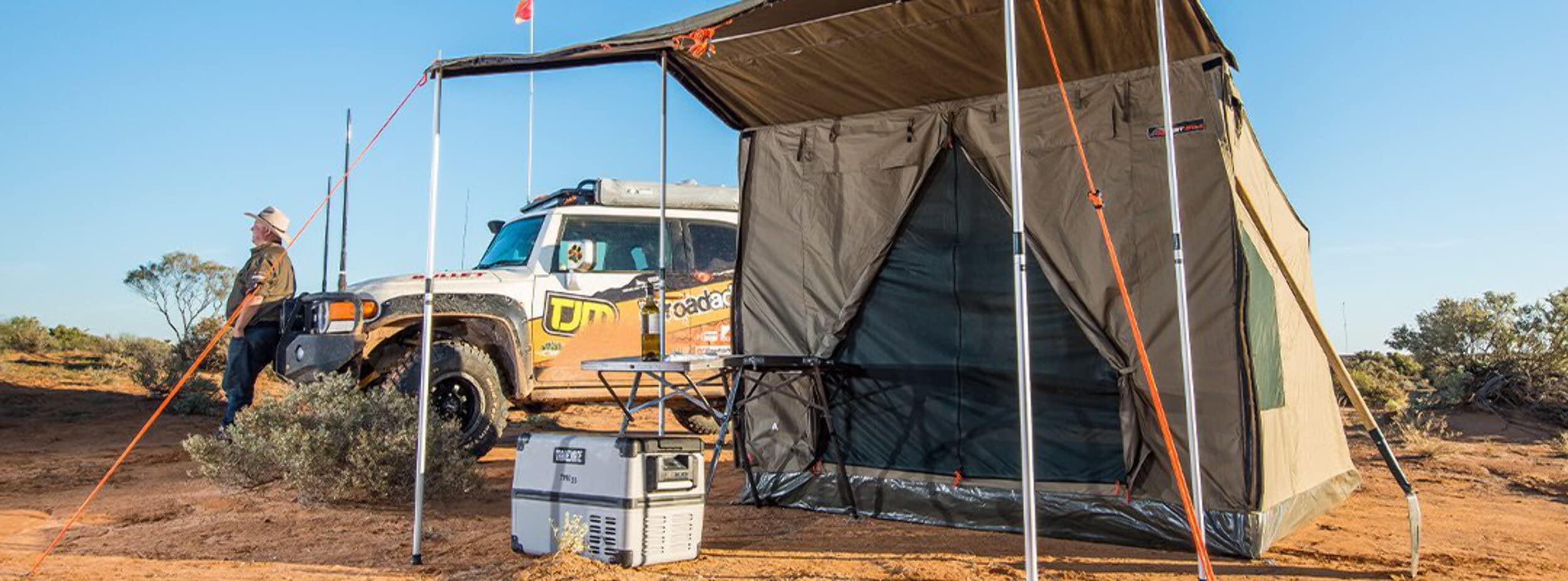 Oztent 30 Second Expedition 4-5 Person Tent (45 Lb) 8 ft(W) x 8 ft(D) x 6.6ft(H) + 6.6ft(Awning)