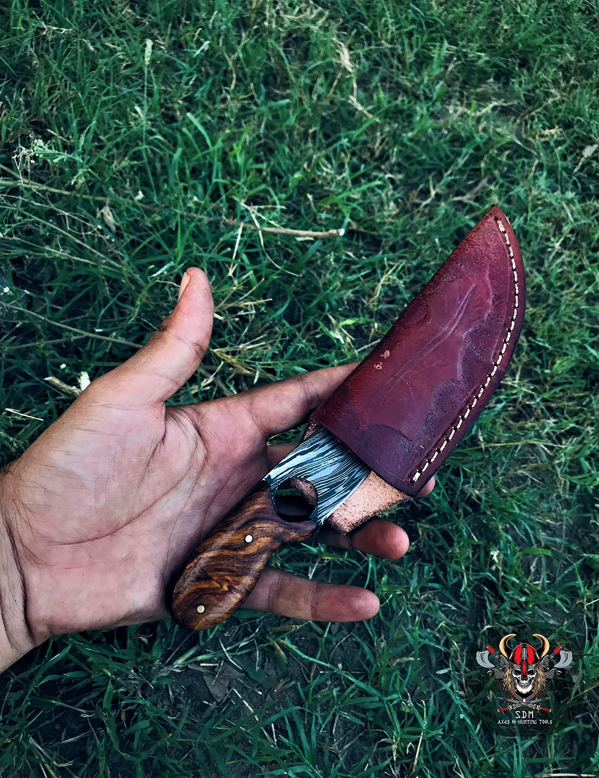 SDM Custom Handmade Hunting Knife Bush craft Knife Damascus Steel Survival Knife EDC 5'' Overall Walnut Wood With Sheath