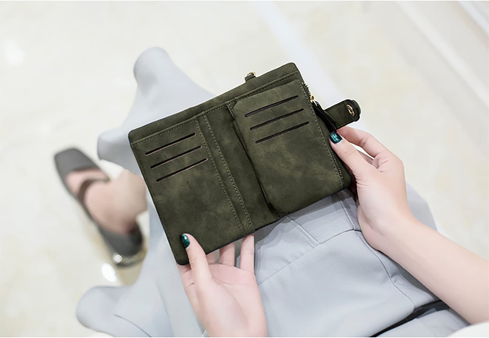 UTO Wallet for Women Leather Vegan Small Card Holder Zipper Coin Purse with Wristlet