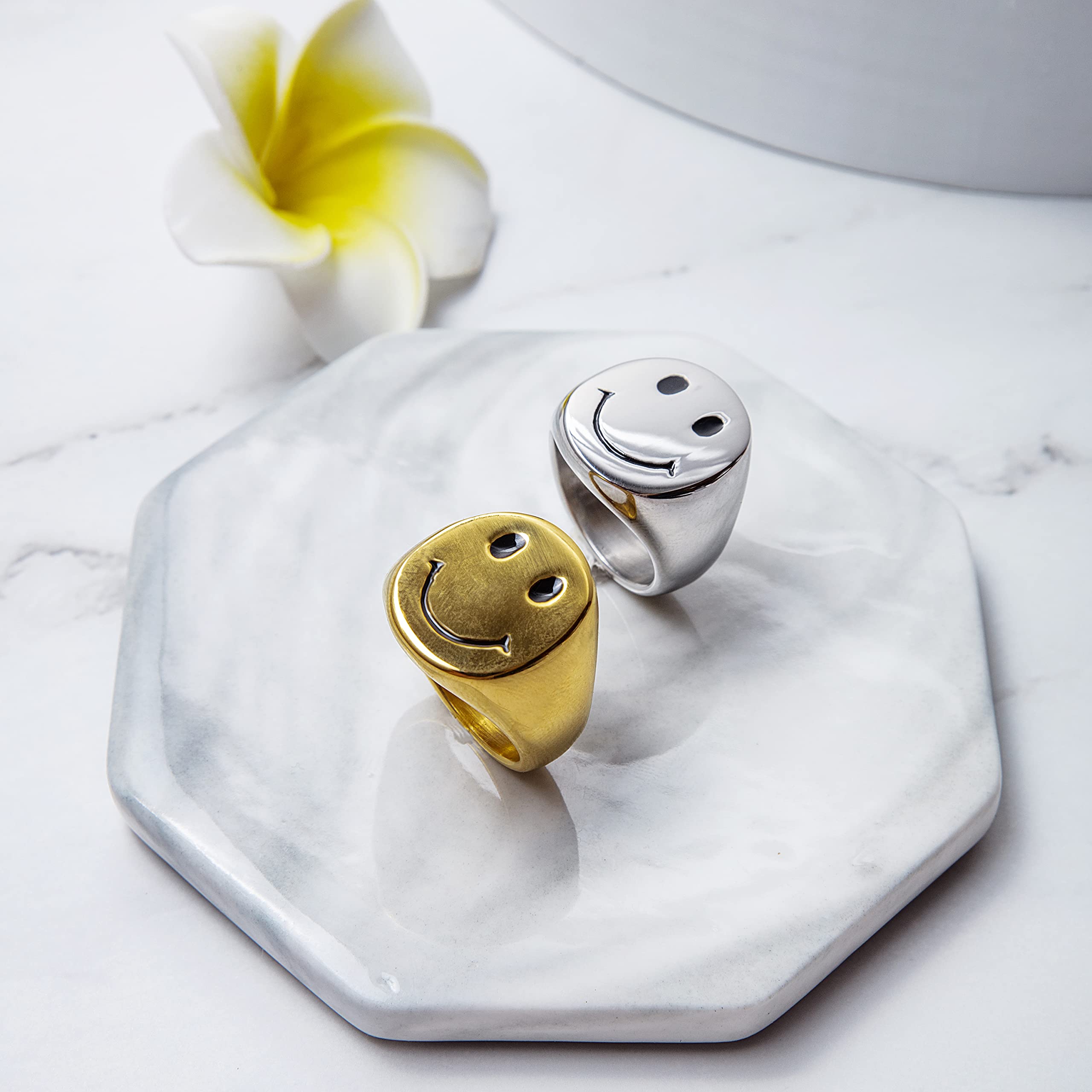 TREAVIVLY Unisex Gold Silver Stainless Steel Ring, Fashion Titanium Smiley Face Ring, Cute Stackable Signet Ring, Cool Aesthetic Ring, Chunky Stacking Ring, Trendy Emo Smile Face Ring For Men and Women