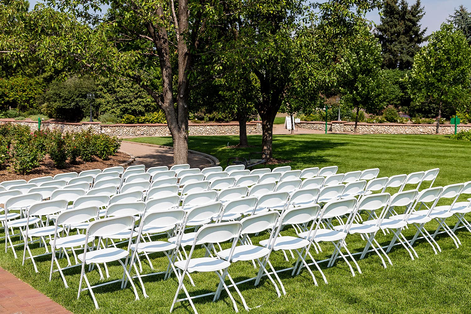 TentandTable Heavy Duty Poly Plastic Stackable Folding Chairs | White | for Event, Banquet, and Wedding| 300-Pound Capacity | 10 Pack