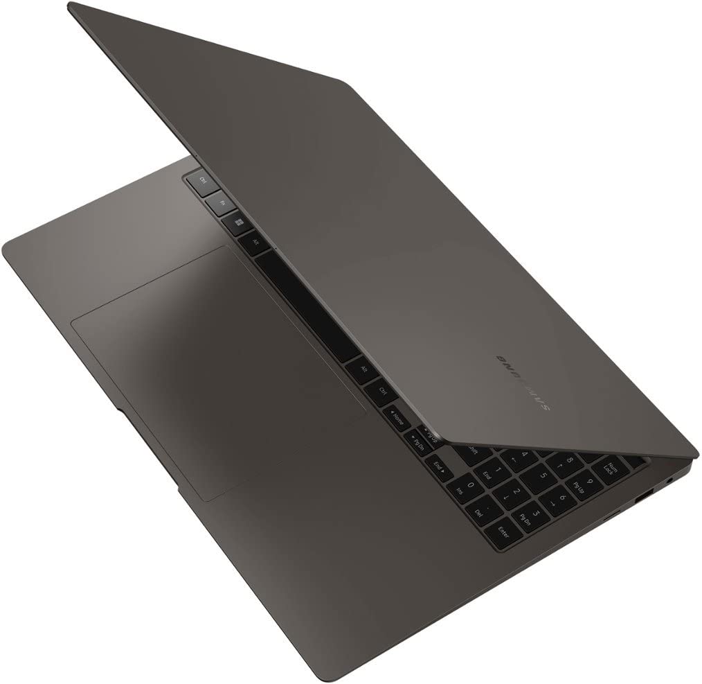 SAMSUNG - Galaxy Book3 Ultra 16" 3K AMOLED Laptop - Intel 13th Gen Evo Core i7-13700H - 16GB - NVIDIA GeForce RTX 4050-1TB SSD - Graphite (Renewed)