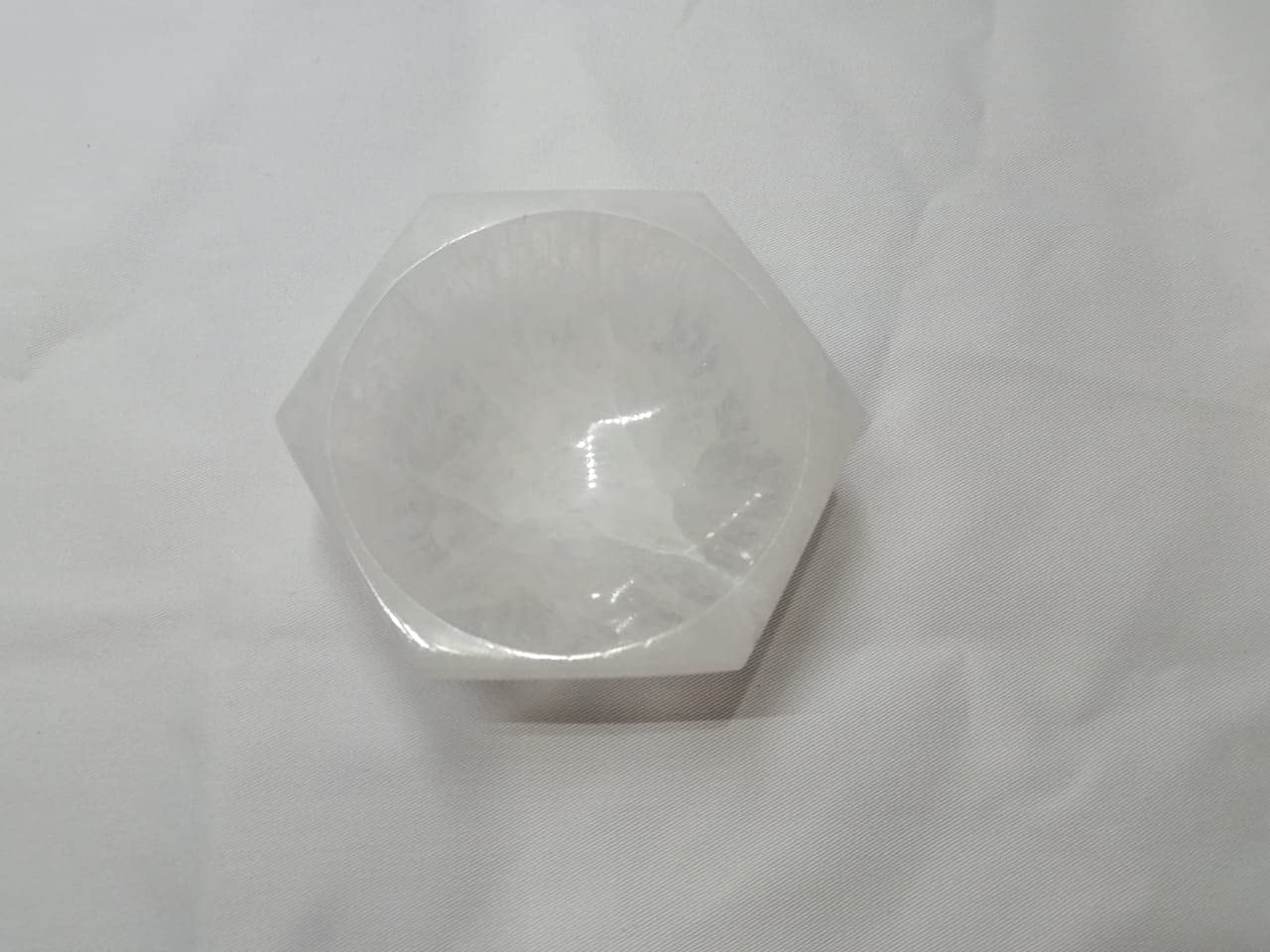 Selenite Bowl Round, Moroccan Handemade Bowl Polished Size Around 10×3 cm 340 gr, White (Shape Hexagon)