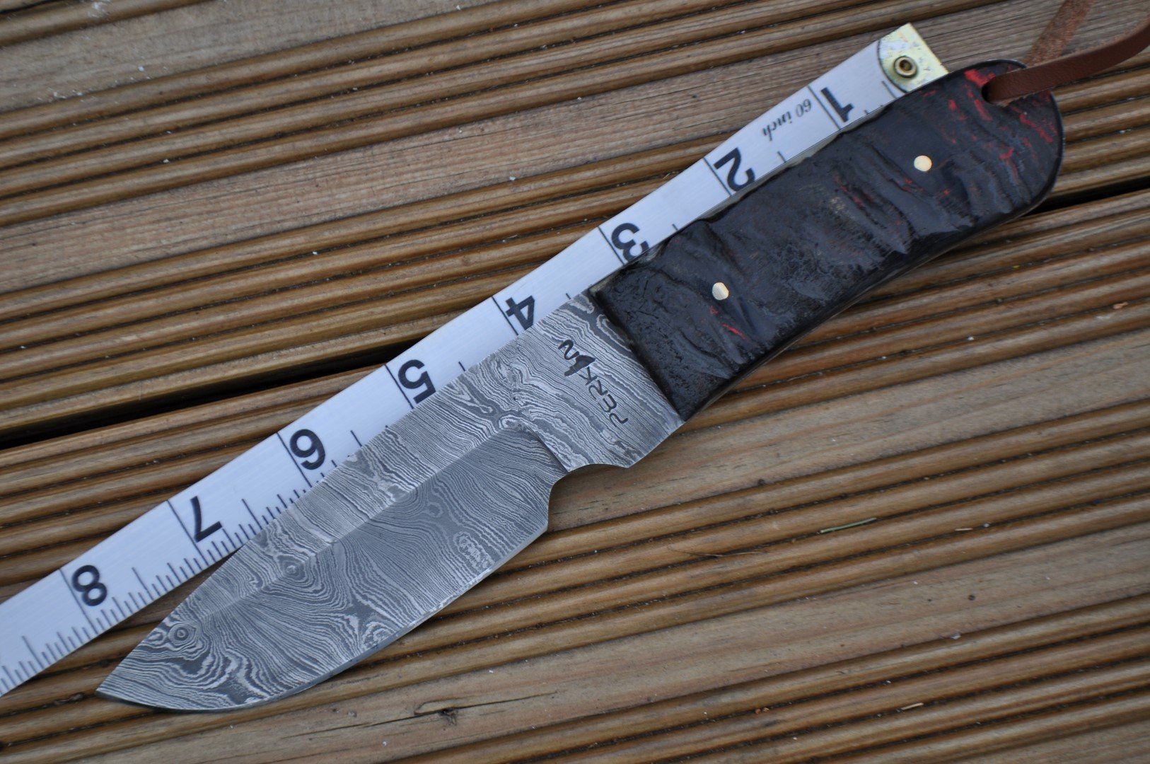 Perkin Handmade Damascus Steel Knife - Hunting Knife - Ram's Horn Handle- Full Tang - Amazing Value