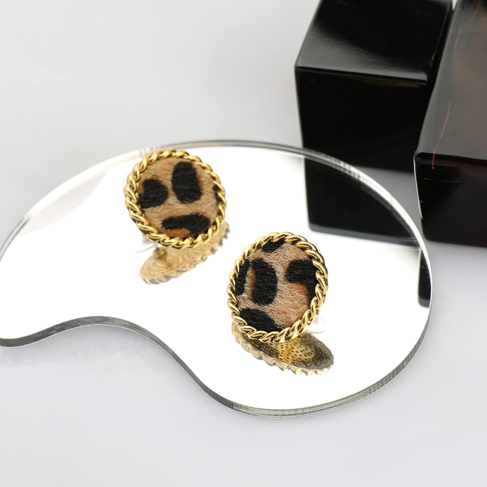 VOYOMI Leopard Stud Earrings for Women - Statement Geometric Tiny Circle/Square Hoop Earrings,Drop Dangle Earrings Fashion Jewelry for Girls, Great as Gifts(Circle)