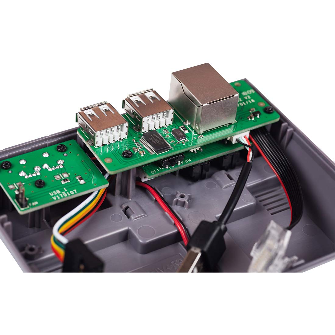 Retroflag Raspberry pi case NESPi Case Plus with Cooling Fan & Heat Sinks Safe Shutdown for Raspberry Pi 3 B+ (B Plus)