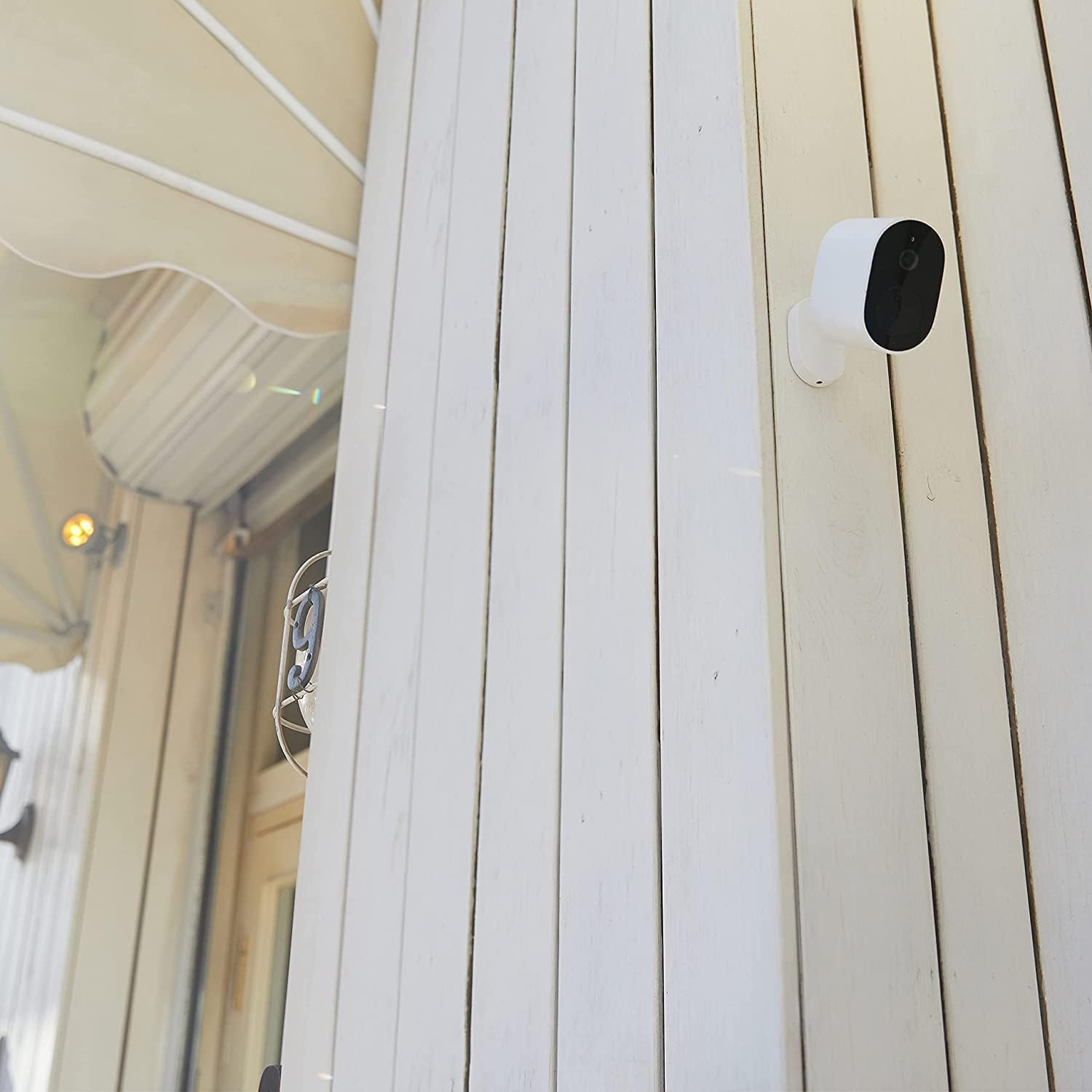 Xiaomi Mi Wireless Outdoor Security Camera 1080p, IP65 Dust and Water Resistant, 2-Way Audio, 130° Wide Angle, 90-Day Long Battery Life, 7m PIR Human Detection, White