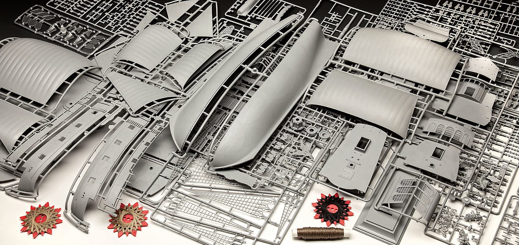 Revell 05699 Black Pearl Model Kit, 1:72 Scale, 50 cm, Multi-Color