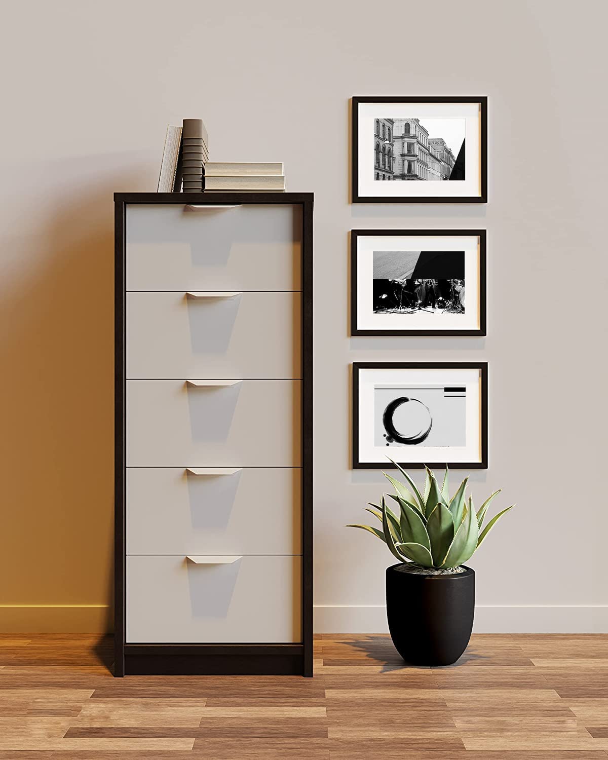 Picrit 5x7 Picture Frame Set of 4, Made of High Definition Real Glass, Display 4x6 with Mat or 5x7 Without Mat, Photo Frames for Wall Mounting or Table Top Display