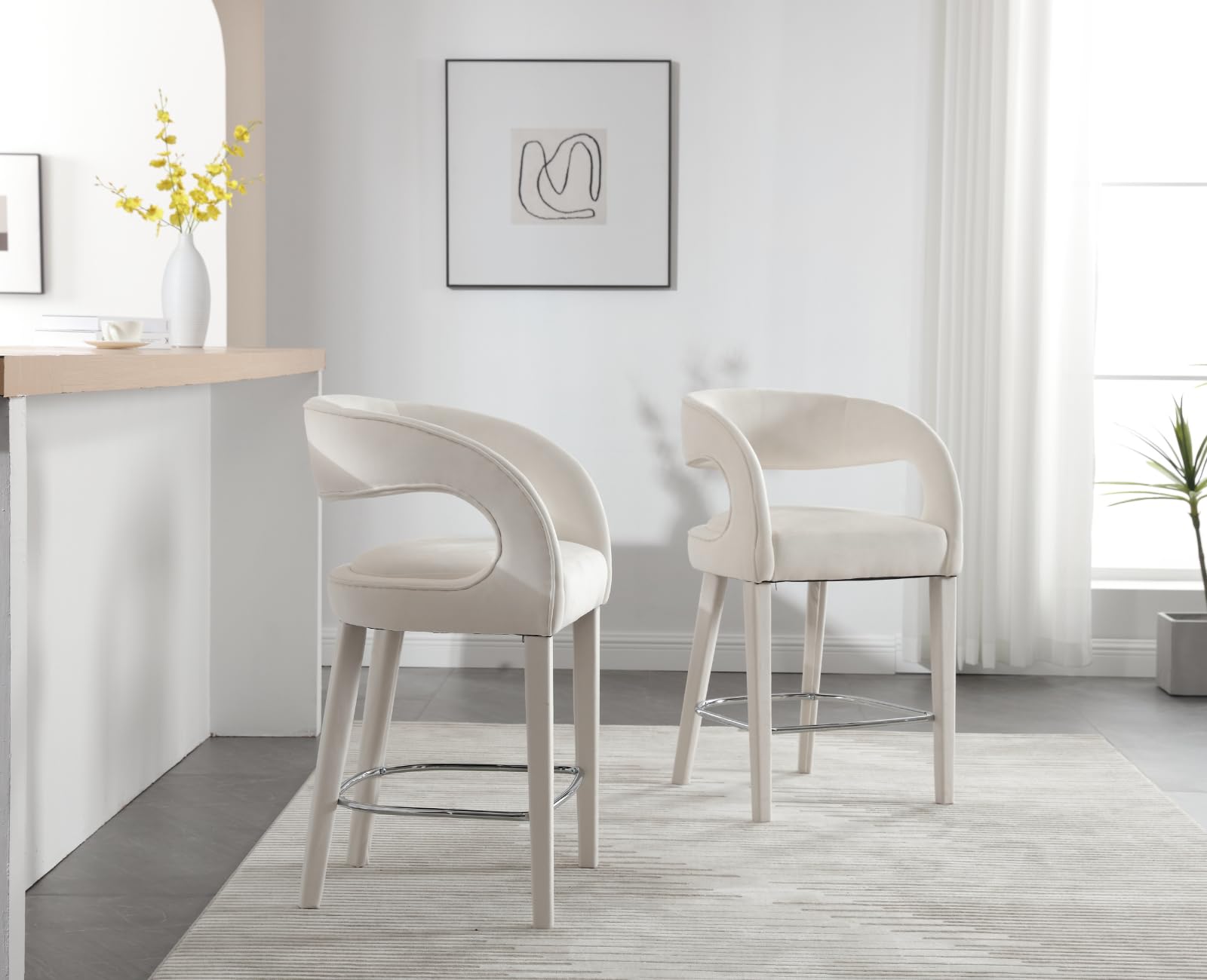 Shunzhi Modern Velvet Counter Height Bar Stools Set of 2 Upholstered Barstools with Barrel Back/Footrest, 26 inch Counter Stools Comfy Kitchen Island Stools Bar Chairs for Home Bar/Pub, Cream