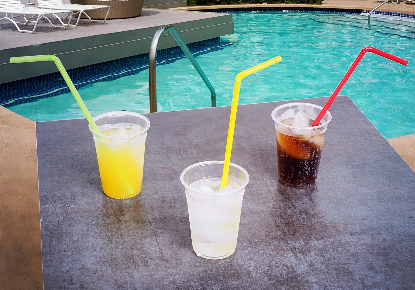 TashiBox 7 oz clear plastic cups - Disposable cold drink party cups (200 count)