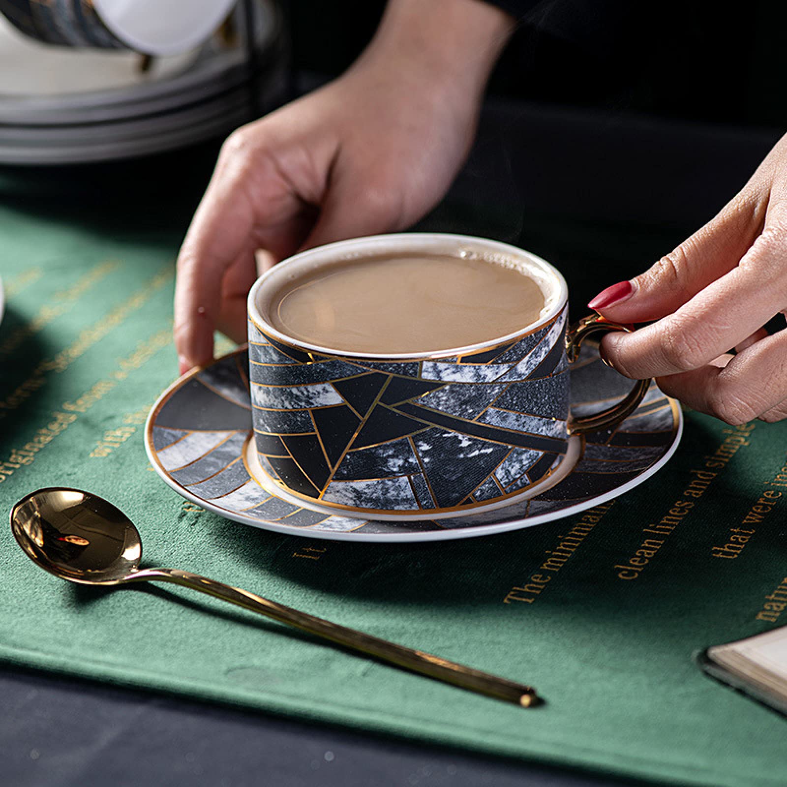 Utility Ceramic Coffee Tea Cups and Saucers Vintage Coffee Mugs Set of 6 Cappuccino Cup Tea Cup and Saucer Gift Sets 200ml Teapots