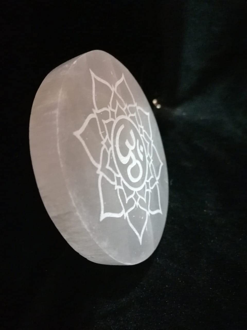 Selenite Circle Plate Laser Engraved OM Design, Cleans and Remove Negative Energy, Size Around 10×10 cm 240 gr