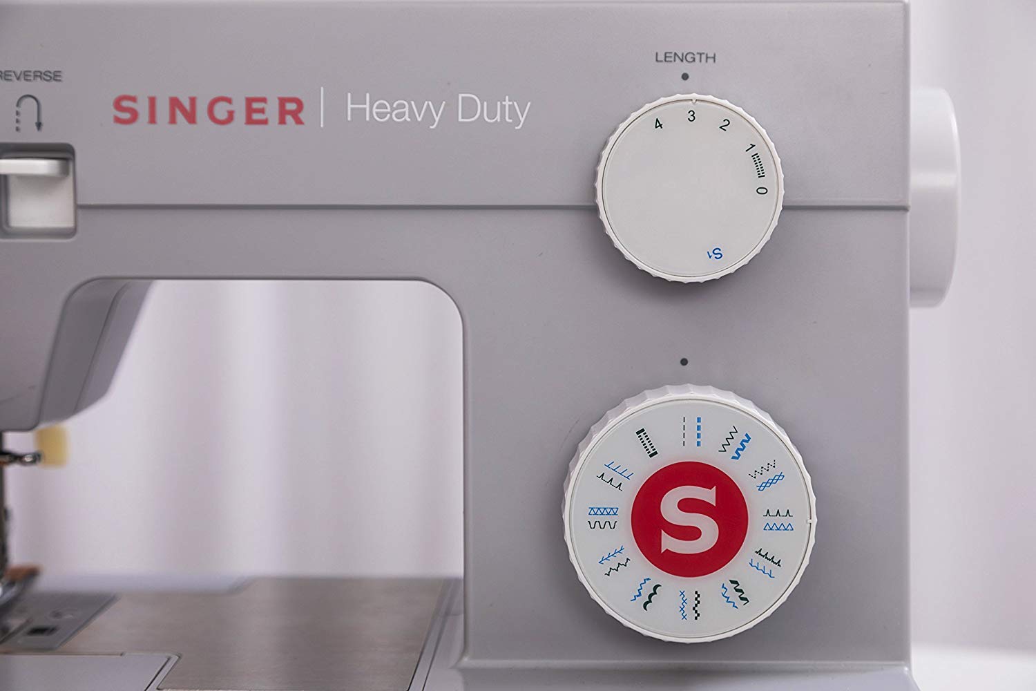 SINGER | Heavy Duty 4432 Sewing Machine with Durable and Fully-Padded Machine Carrying Case