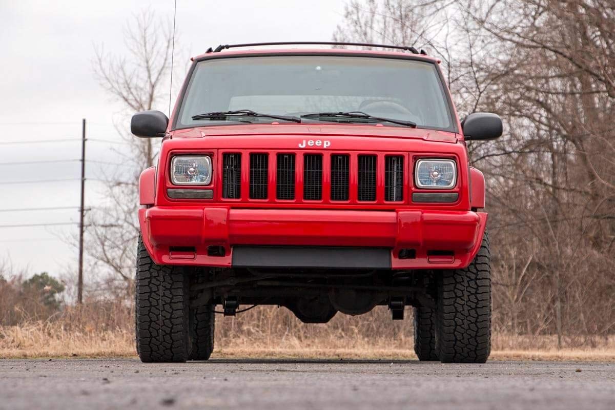 Rough Country 3" Lift Kit for 1984-2001 Jeep Cherokee XJ 2WD/4WD - 630XN2