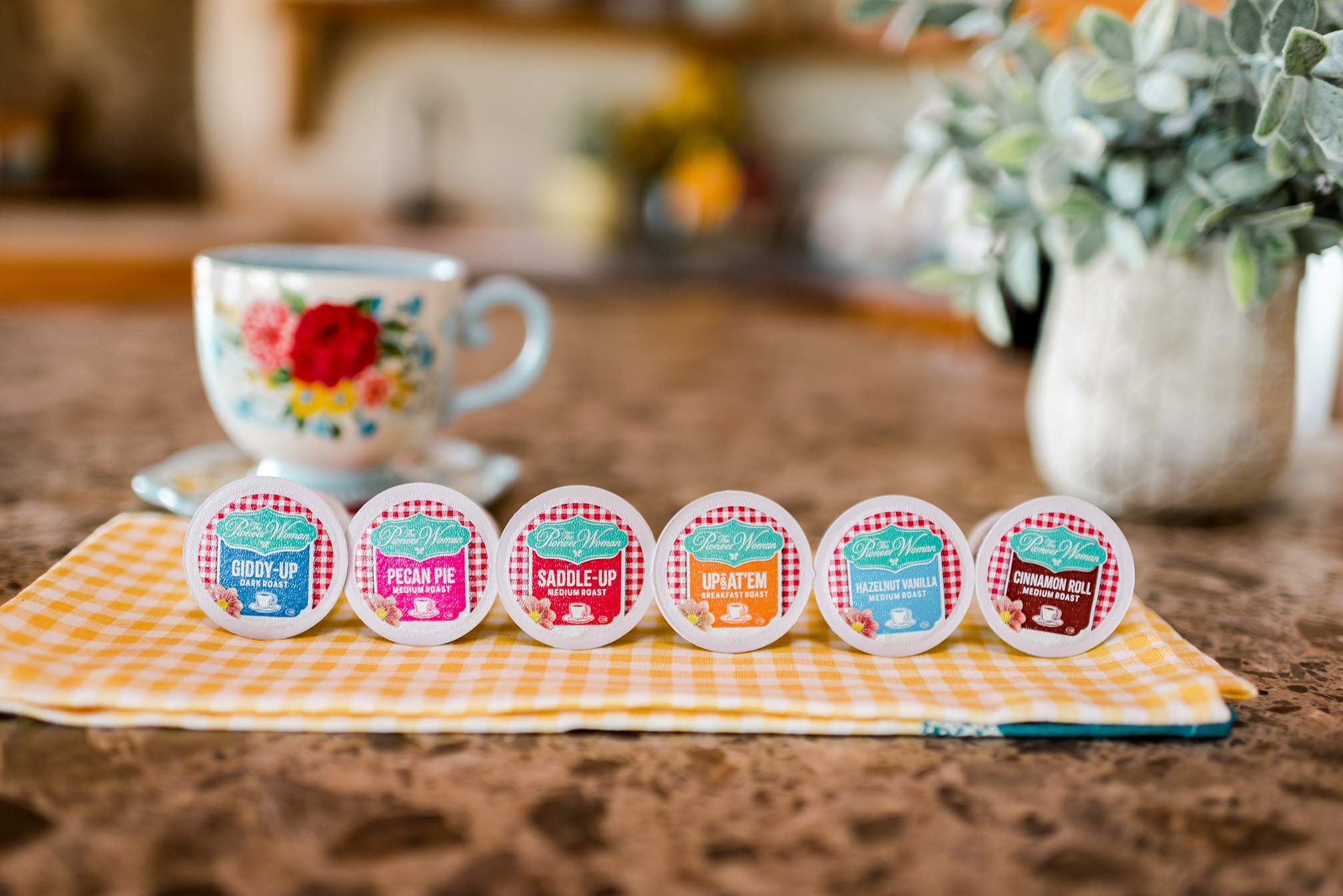 Pioneer Woman Coffee Pods Variety Pack, Medium Flavored And Unflavored Coffee For Keurig K Cups Machines, Assorted Flavored French Vanilla, Caramel, Hazelnut, Pecan, Pumpkin Coffee Pods, 30 Count