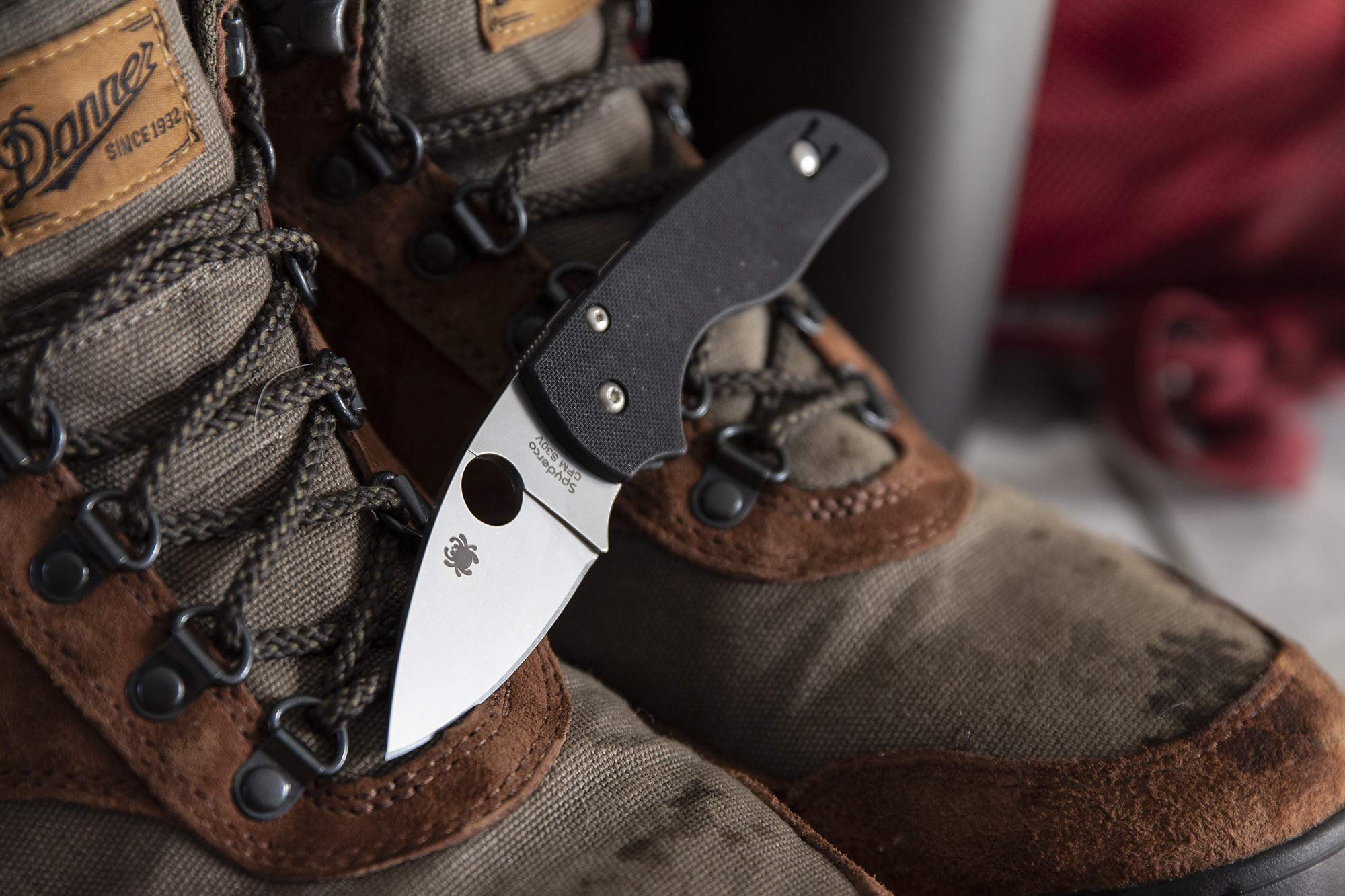 Spyderco Lil' Native Signature Knife with 2.42" CPM S30V Black Steel Blade and Black Compression Lock G-10 Handle - PlainEdge - C230GPBBK