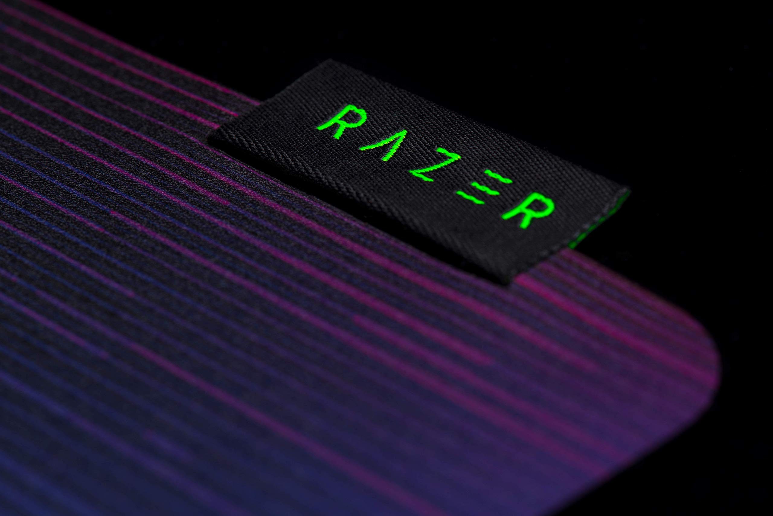 Razer RZ02-01940200-R3M1 Chroma Gaming Mouse Mat