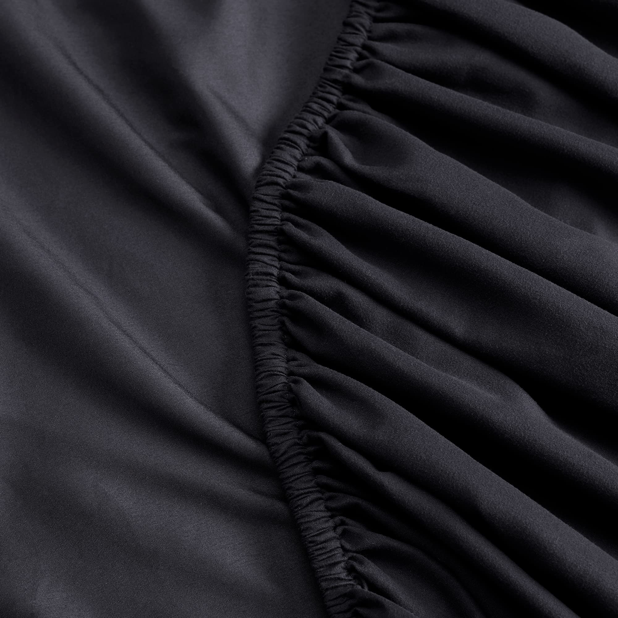 Serta Simply Clean Super Soft Hypoallergenic Stain Resistant Deep Pocket 4 Pieces Solid Bed Sheet Set, Queen, Black