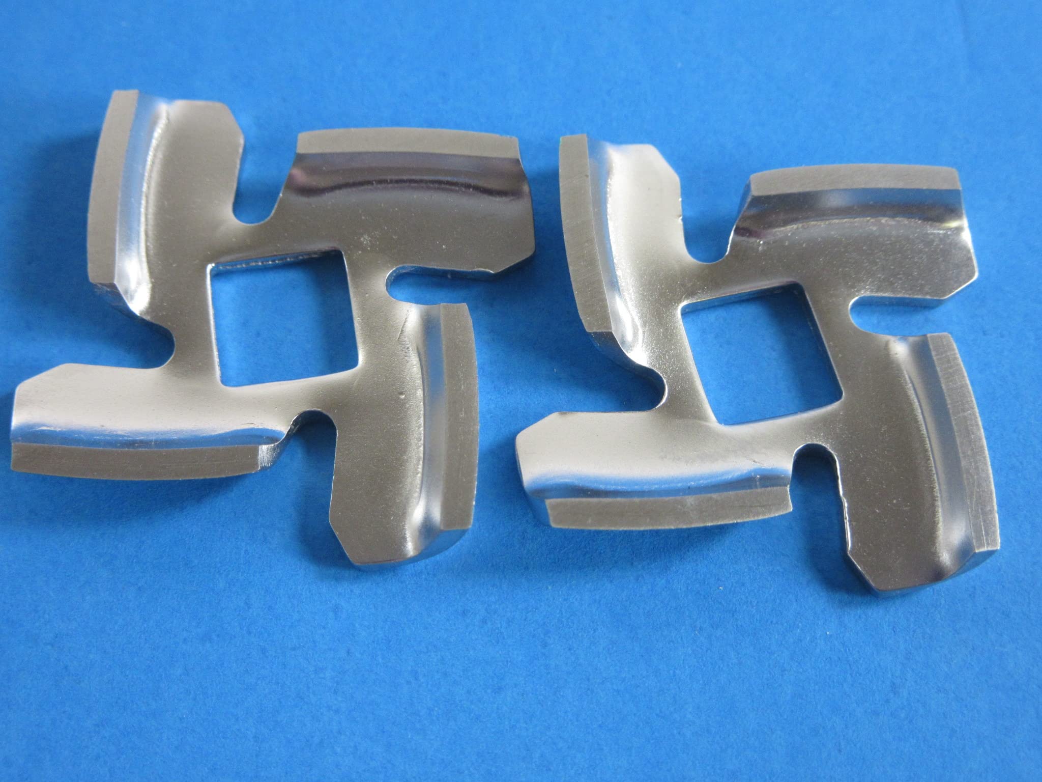 Replacement blades for the FGA 1 and 2 meat grinder. Fits the original white plastic unit. **Does not fit the KSMFGA**