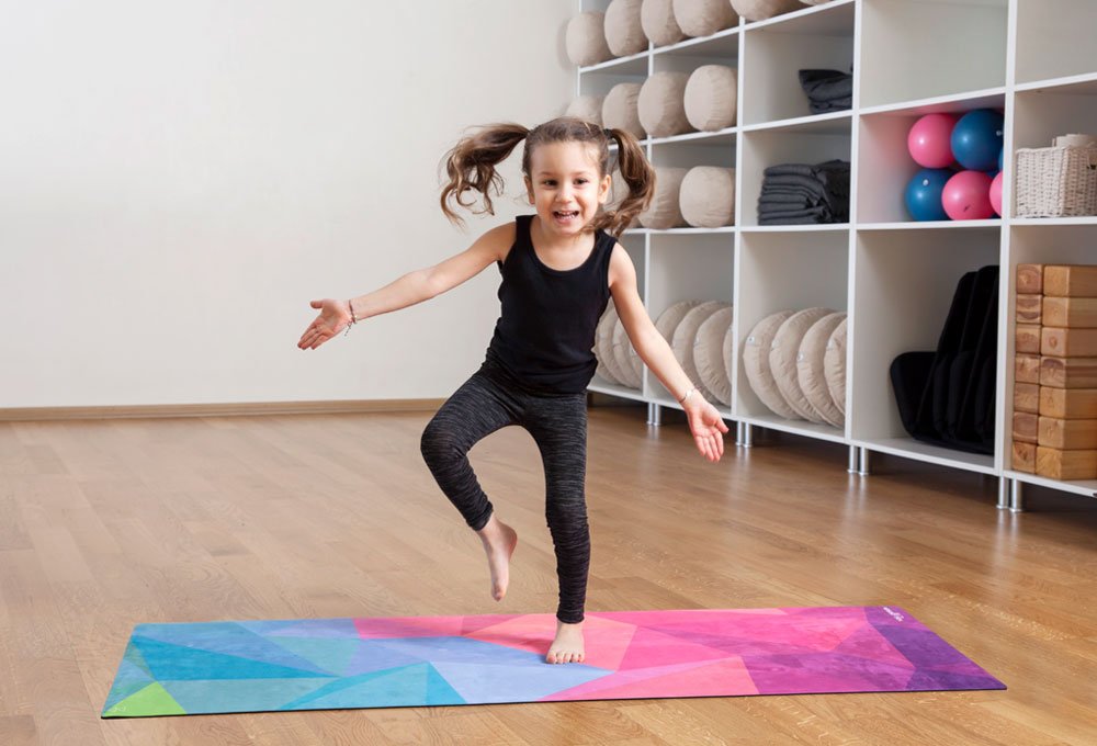 YOGA DESIGN LAB | The Kids Yoga Mat | Eco-Friendly + Supportive + Colorful Childrens Play Mat | Non Toxic | Ideal for Yoga, Gymnastics, Exercise, Athletics | Includes Carrying Strap! (Geo, 4 mm)
