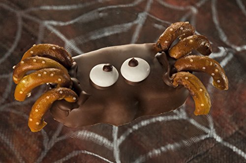 REESE'S Peanut Butter Halloween Pumpkin, Milk Chocolate Covered Peanut Butter Pumpkin Shaped Candy in Halloween Packaging, 19.2 Ounce Bag