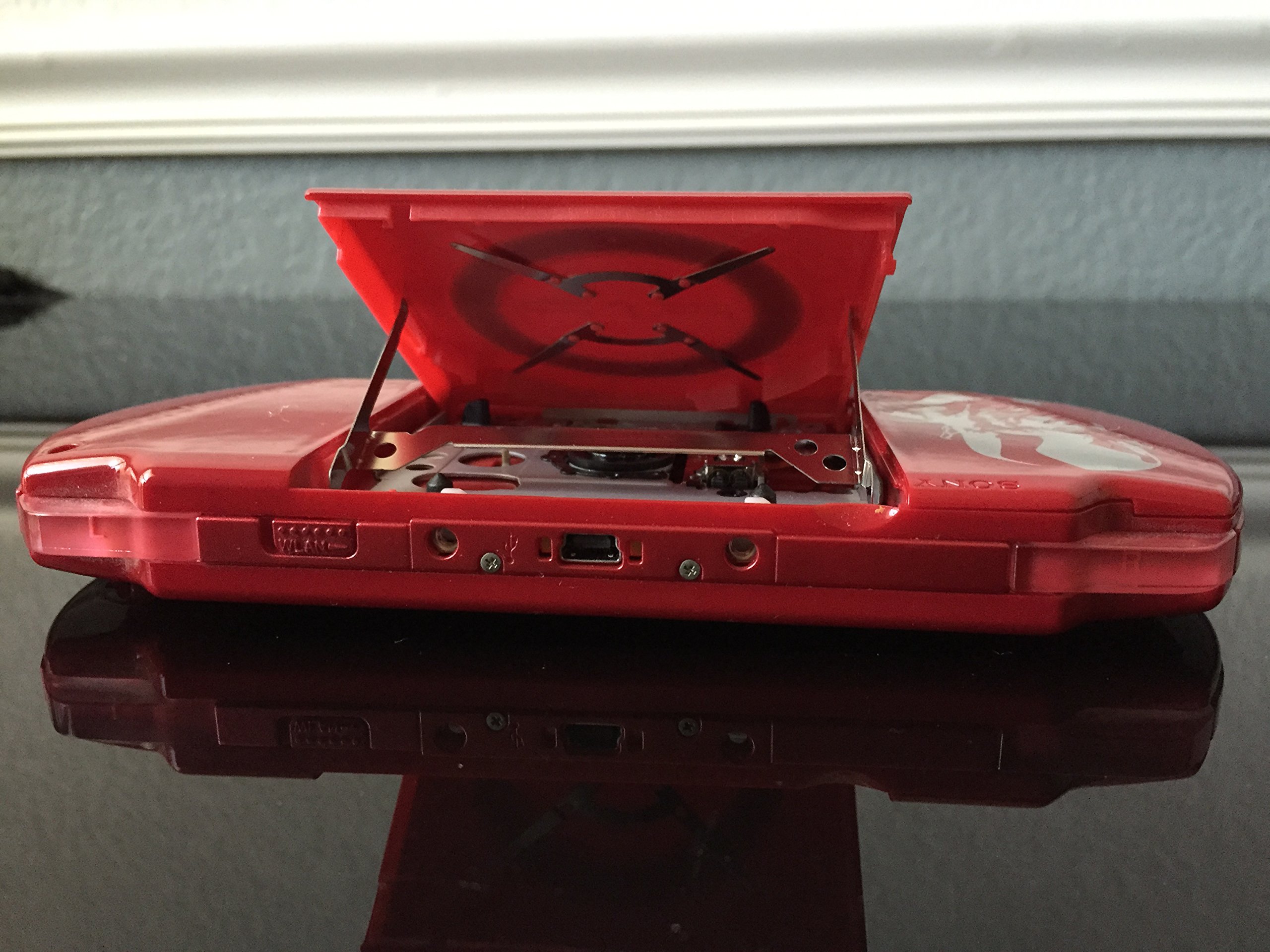 PlayStation Portable Limited Edition God of War Chains of Olympus Entertainment Pack - Red