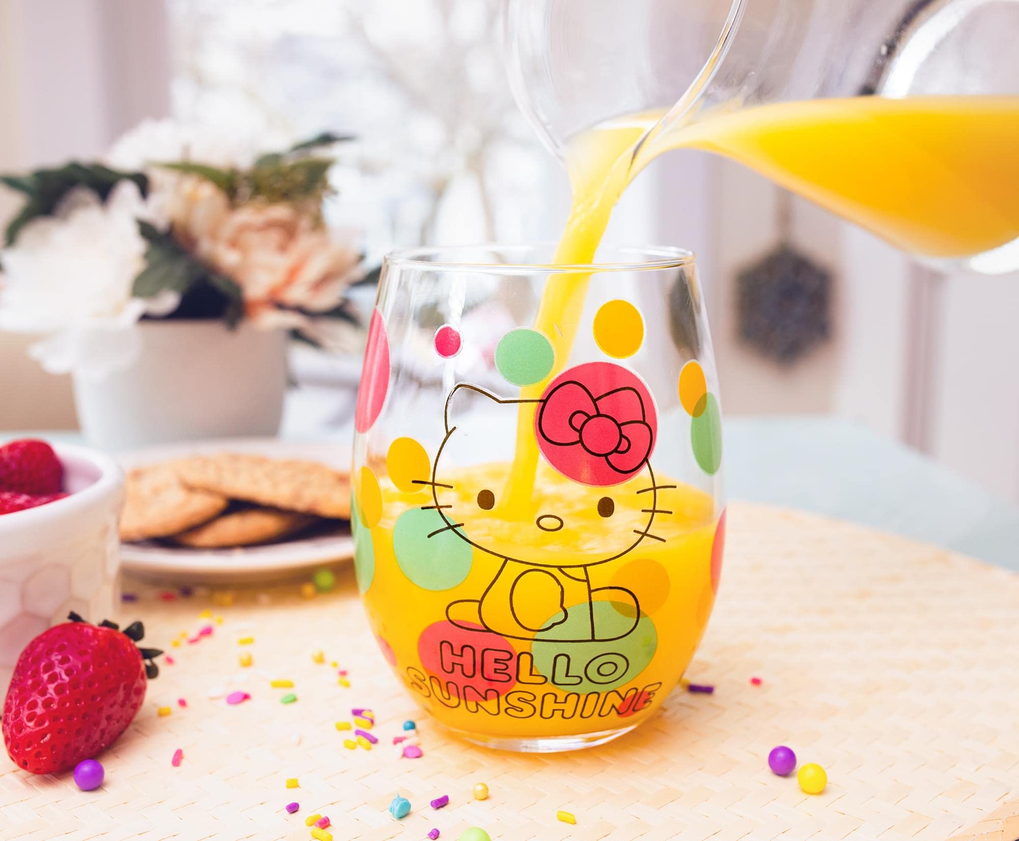 Silver Buffalo Sanrio Hello Kitty Loves Ice Cream Teardrop Stemless Wine Glass | Tumbler Cup For Mimosas, Cocktails | Holds 20 Ounces