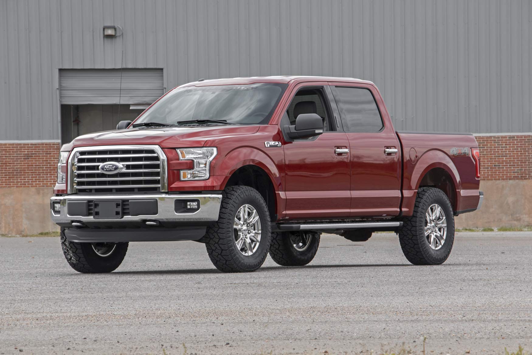 Rough Country 2" Leveling Kit w/N3 Struts for 2014-2020 Ford F-150 4WD - 50006