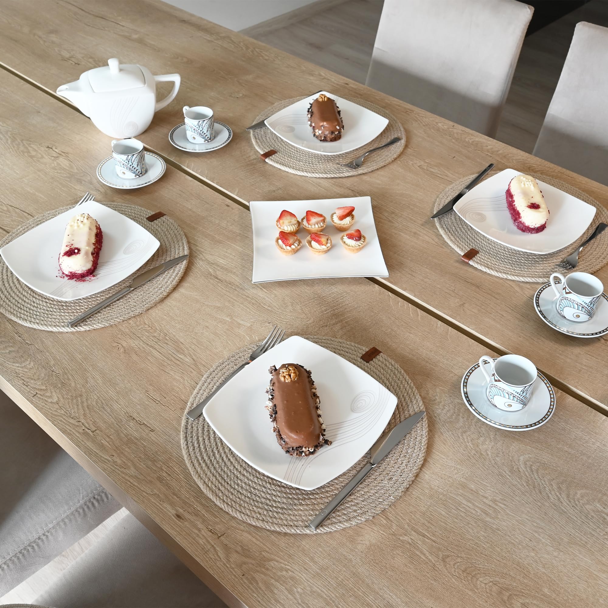 Round Placemats Set of 4, Handmade by Braided Natural Jute for Kitchen and Dining Table, Dia. 12.6 Inch, Doublesided, Heat Resistant, Light Brown