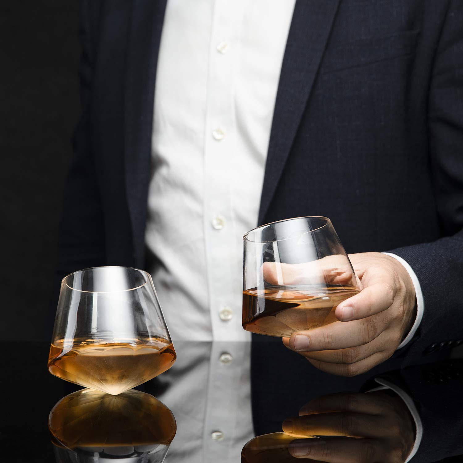The Wine Savant Diamond Whiskey Decanter l With 2 Diamond Glasses Decanter Set, Diamond Wine Glass Holding Base With 2 Diamond Glasses Liquor, Scotch, Rum, Bourbon, Vodka, Tequila
