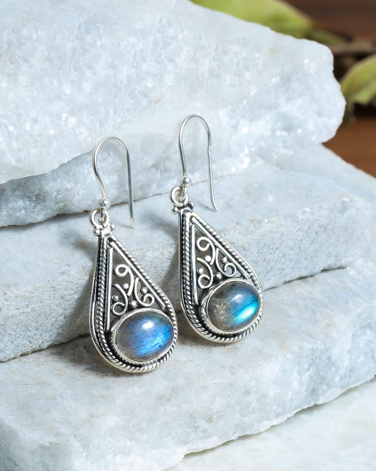 YoTreasure Labradorite Solid 925 Sterling Silver Teardrop Dangle Earrings