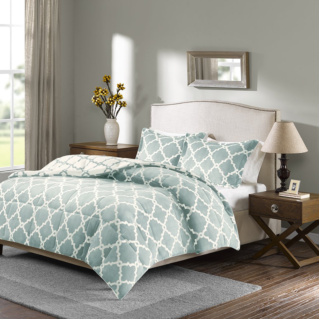 Sleep Philosophy True North Peyton Reversible Fretwork Print Plush Comforter Set Bedroom Comforters with Shams Ultra Soft and Cozy, Full/Queen, Aqua