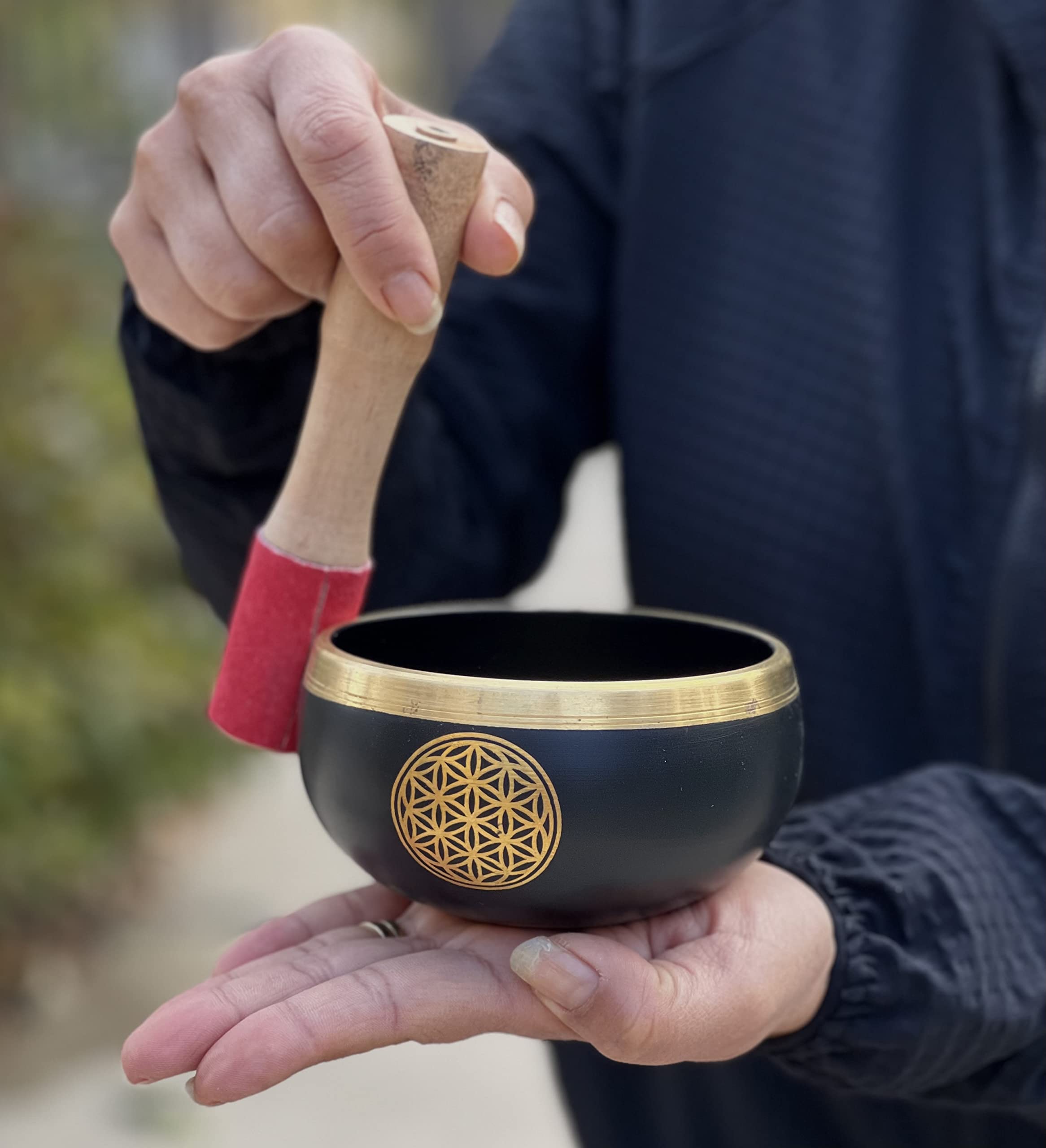 Tibetan Flower Of Life Singing Bowl Mallet Cushion Set ~ For Meditation, Yoga, Spiritual Healing and Mindfulness ~ Medium (Black)