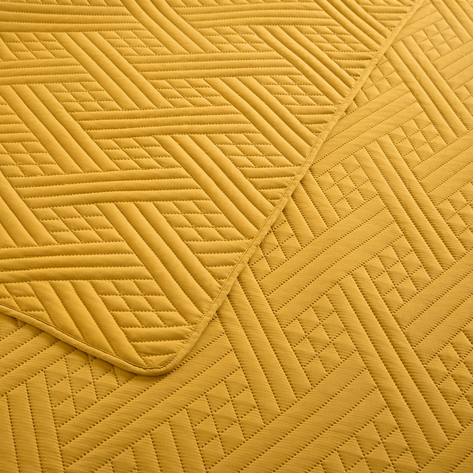Safonory Quilted Bedspreads Full/Queen Size(90"x96", Mustard Yellow) - Summer Soft Lightweight Microfiber Ultrasonic Embossed Quilt Coverlet Set for Queen Bed - 3 Pieces Bedding Set(1 Quilt, 2 Shams)