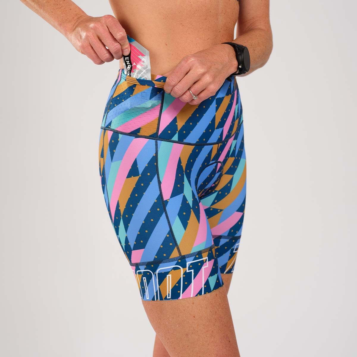 Zoot Women’s LTD 6-Inch Tri Shorts – Triathlon Shorts, Swim, Run & Bike Shorts w/Primo Fabric & Pockets (Unbreakable, Large)
