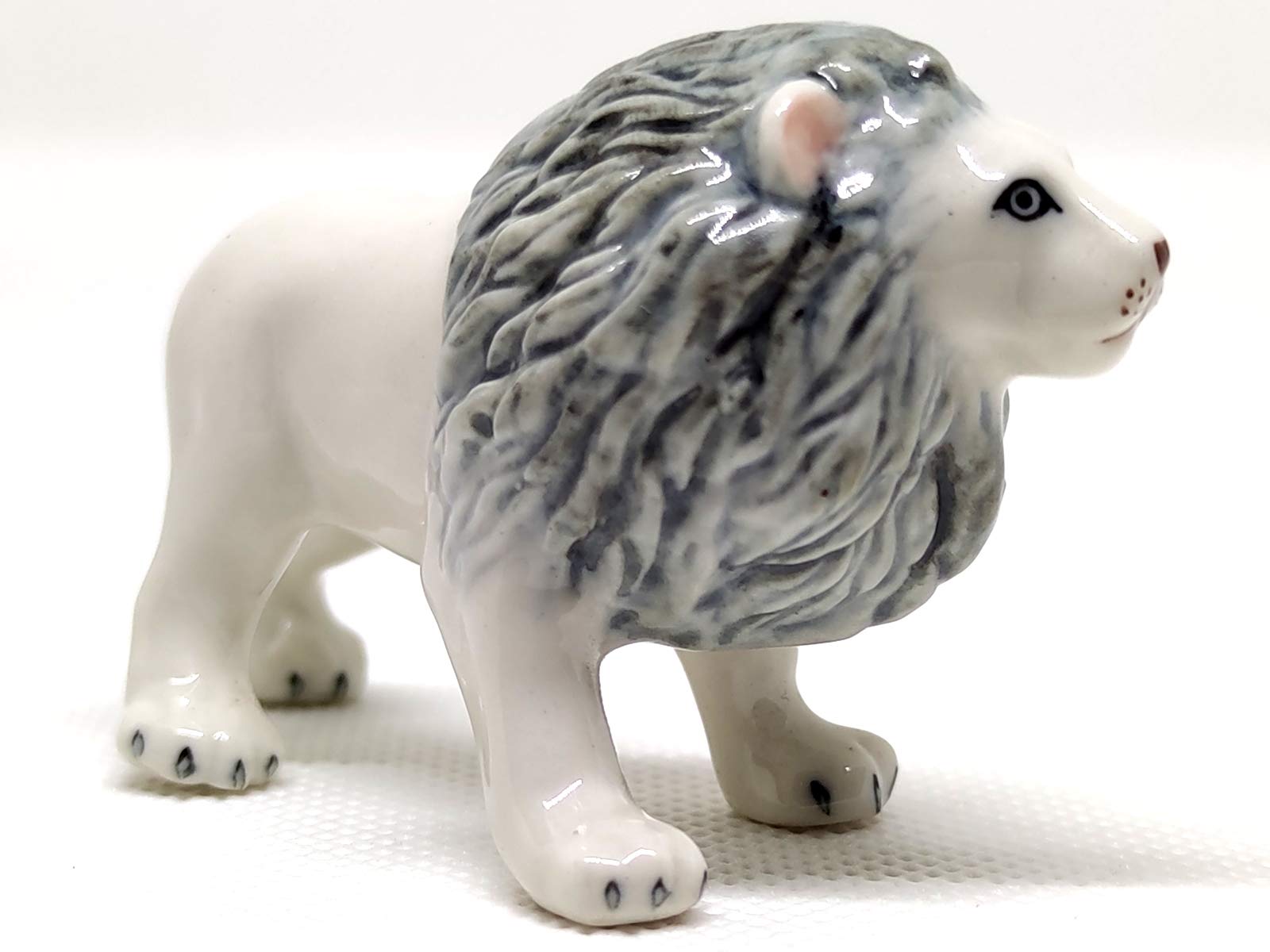SSJSHOP Lion Dollhouse Miniature Figurines Hand Painted Ceramic Animals Collectible Gift Home Garden Decor, White Stand
