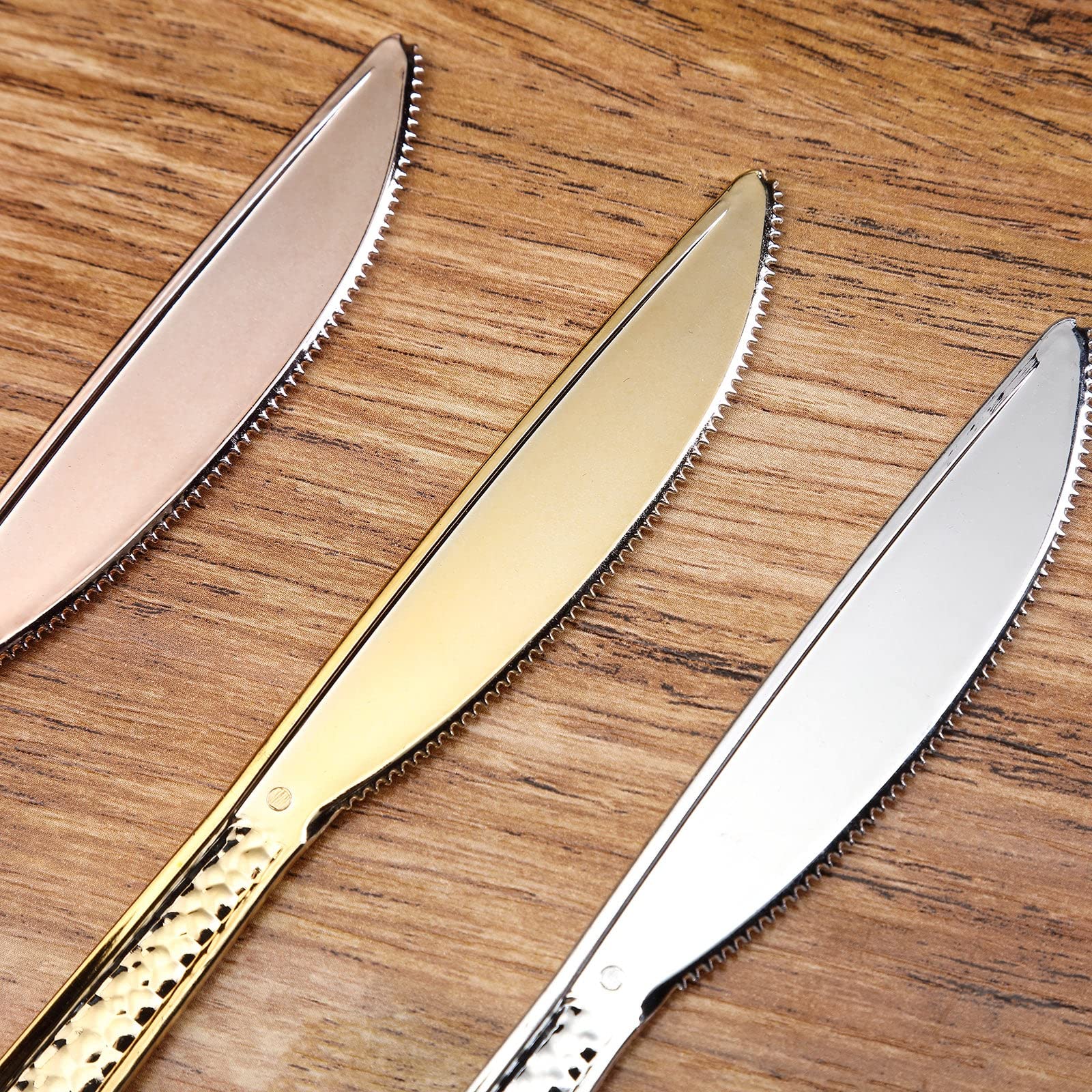 TABLECLOTHSFACTORY 24 Pack Disposable Plastic Knives | 7"| Gold | BPA Free | Hammered Design