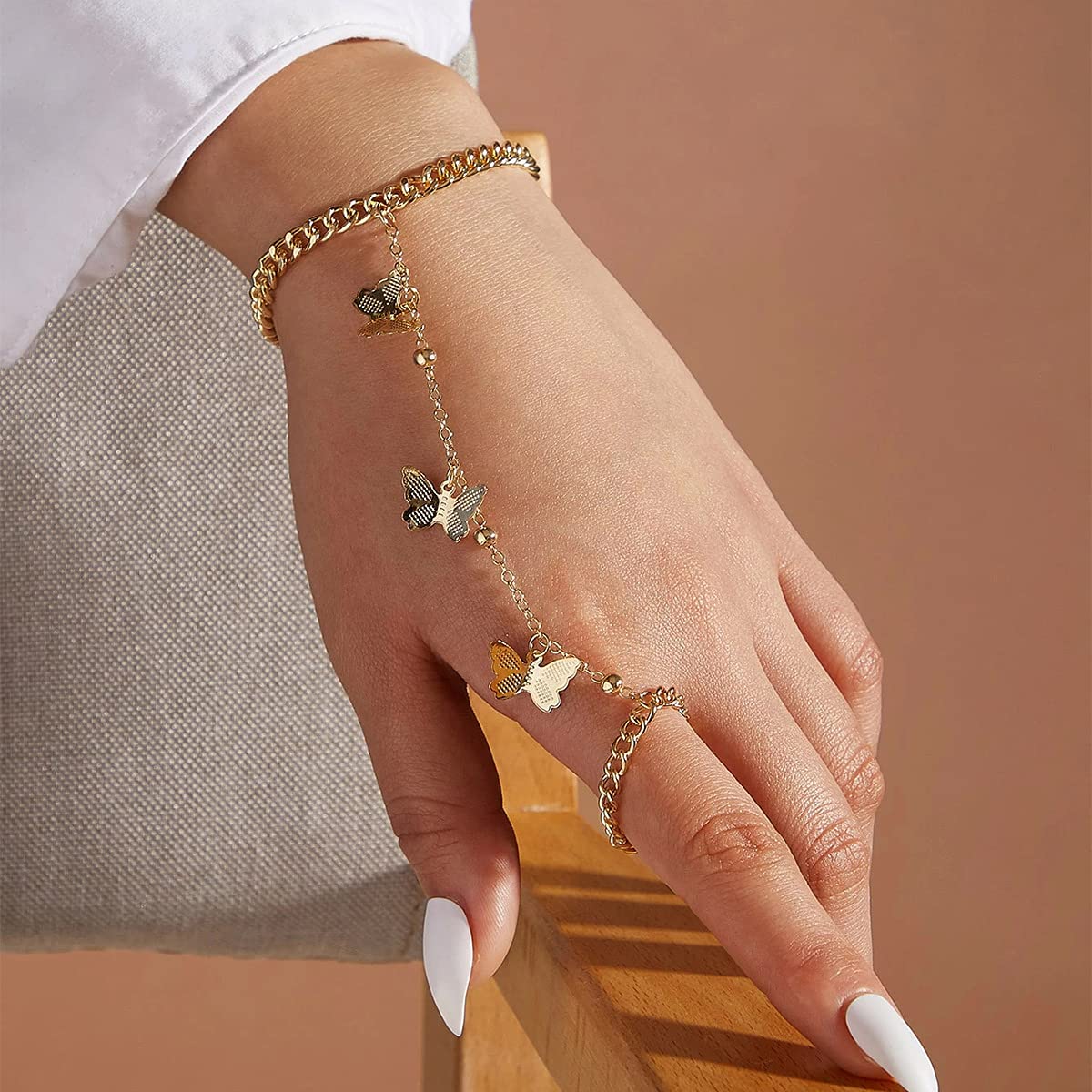 YERTTER Dainty Finger Ring Link with Butterfly Bracelet Bangle Simple Trendy Retro Style Butterfly Pendant Chain Link Bracelet Prom Birthday Party (Gold)