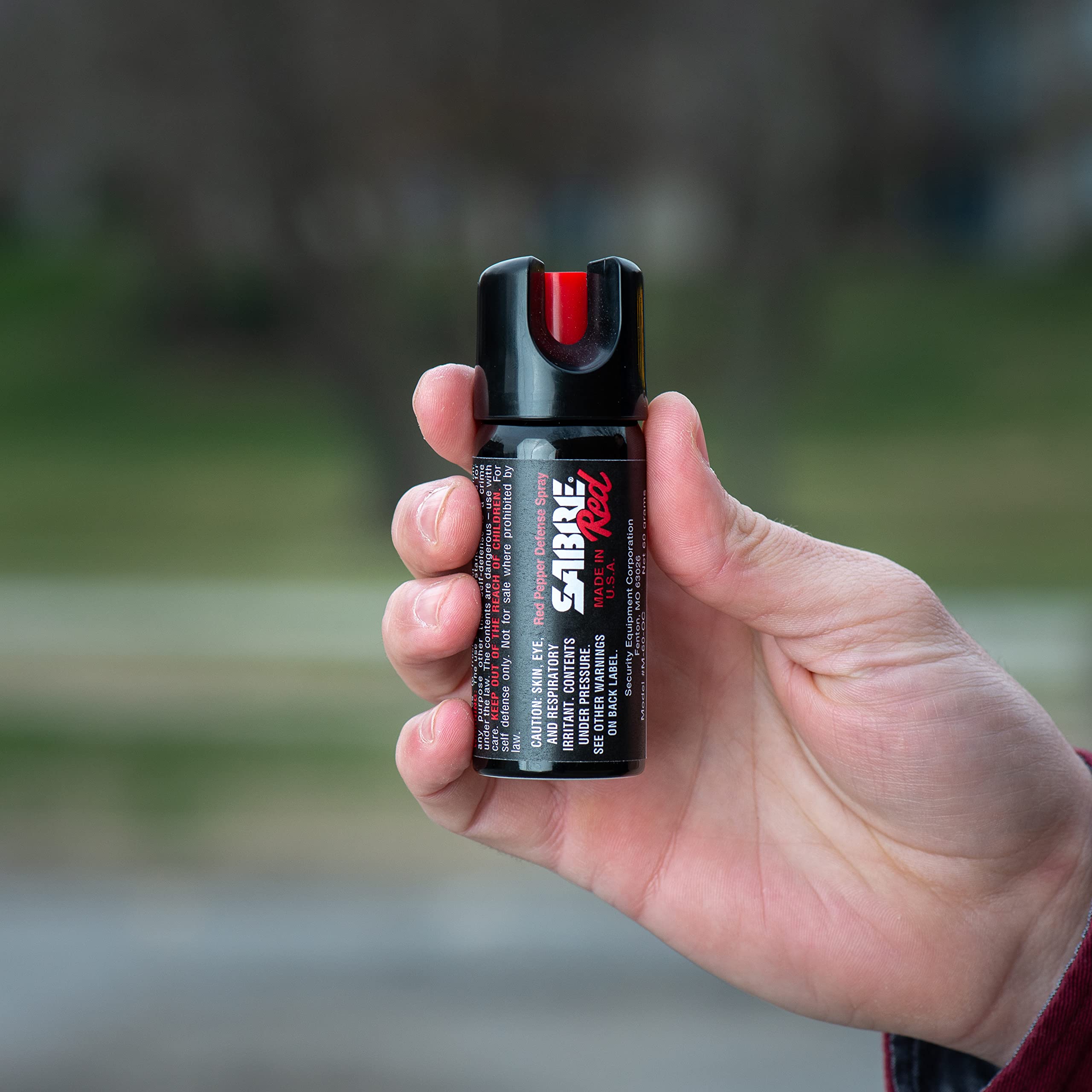 SABRE Magnum 60 Pepper Spray, 15 Bursts, 12-Foot (4-Meter) Range, Large 45 Gram Canister, UV Marking Dye, Wide Cone Spray Pattern, Black