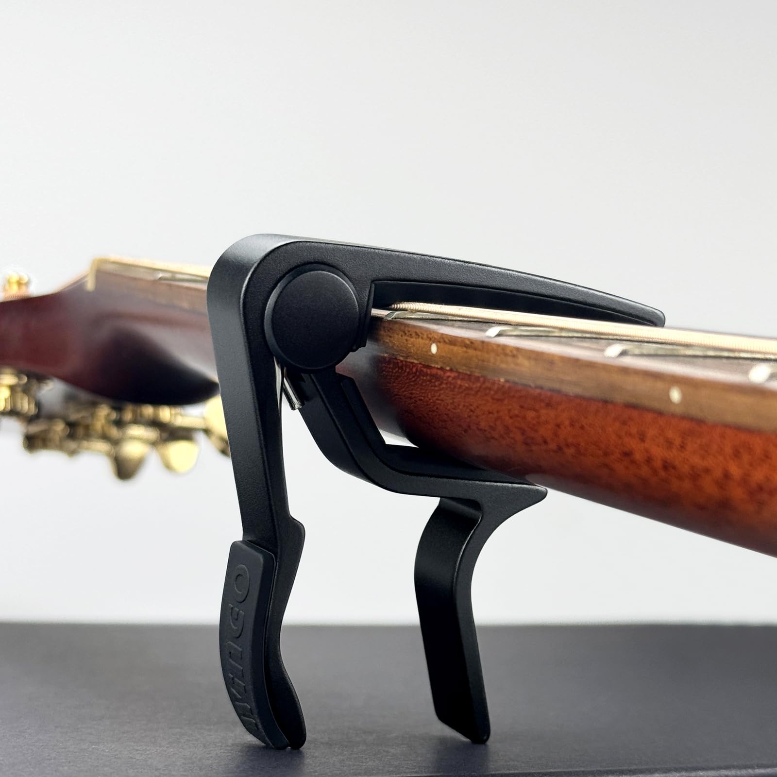 WINGO Guitar Capo for Acoustic and Electric Guitars with 5 Picks for Free, Red.