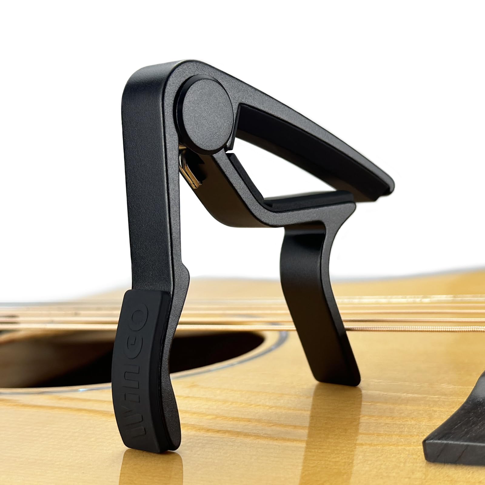 WINGO Guitar Capo for Acoustic and Electric Guitars with 5 Picks for Free, Red.