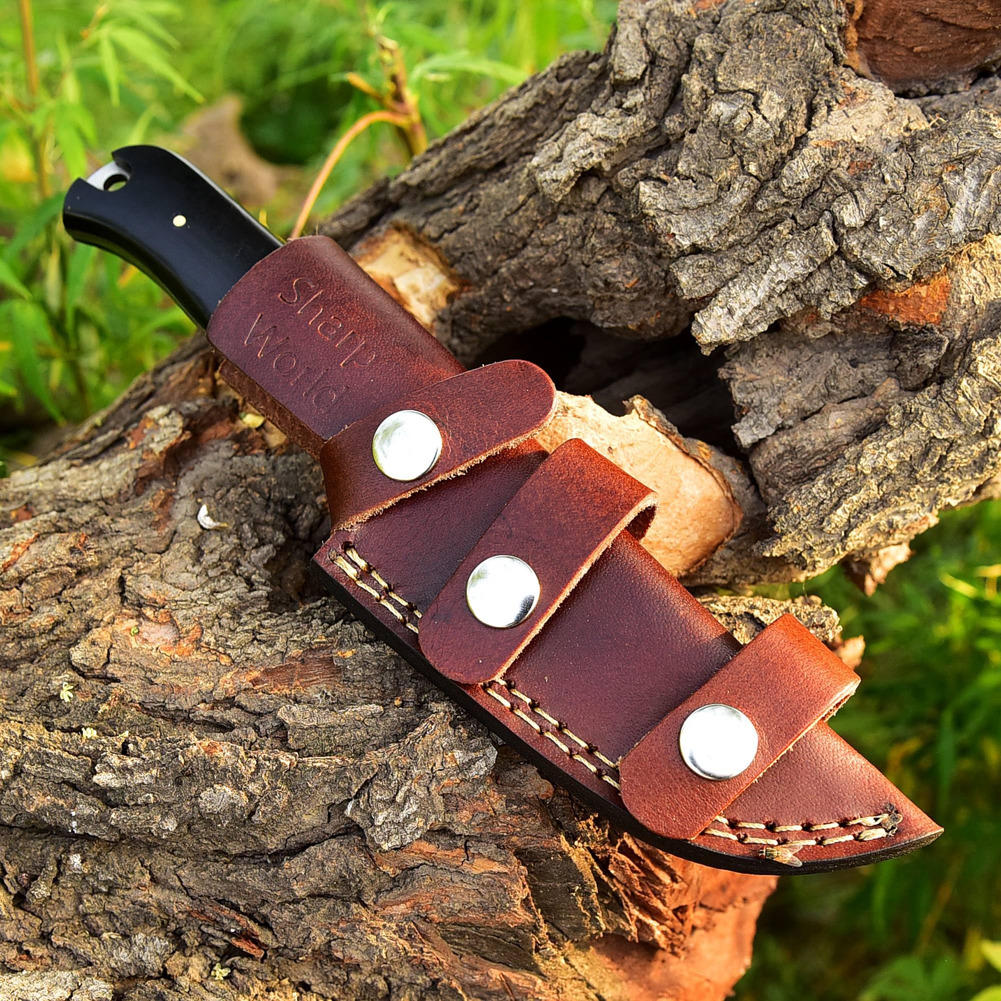 SharpWorld Buffalo Horn Damascus Knife Made Of Remarkable Damascus Steel -Best Hunting Knife with Sheath TJ105