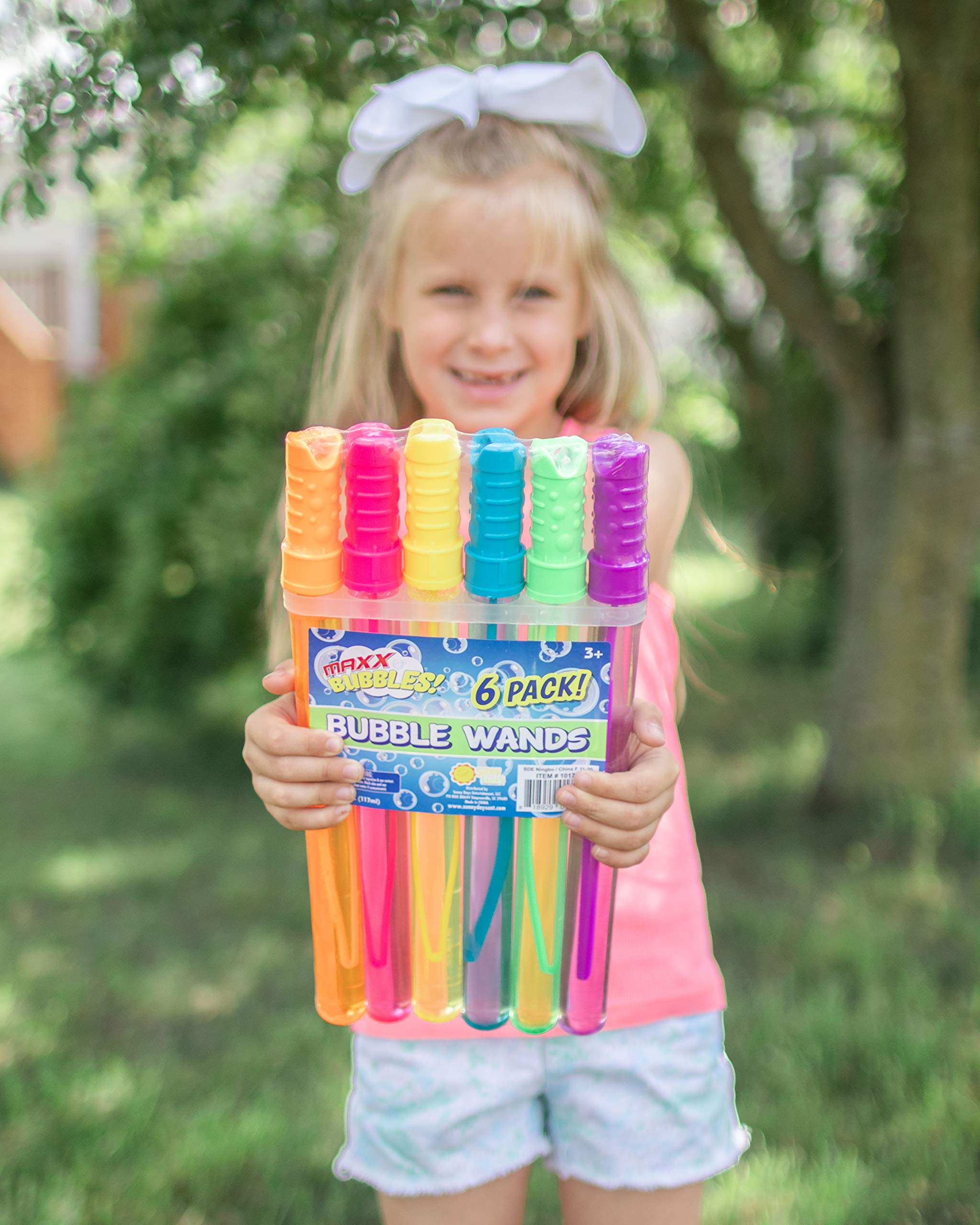 Sunny Days Entertainment Maxx Bubbles 4oz Bubble Wands – 6 Pack Bubble Wand Toy | Summer Fun, Outdoor Birthday Party Favors for Kids, 101799 Blue