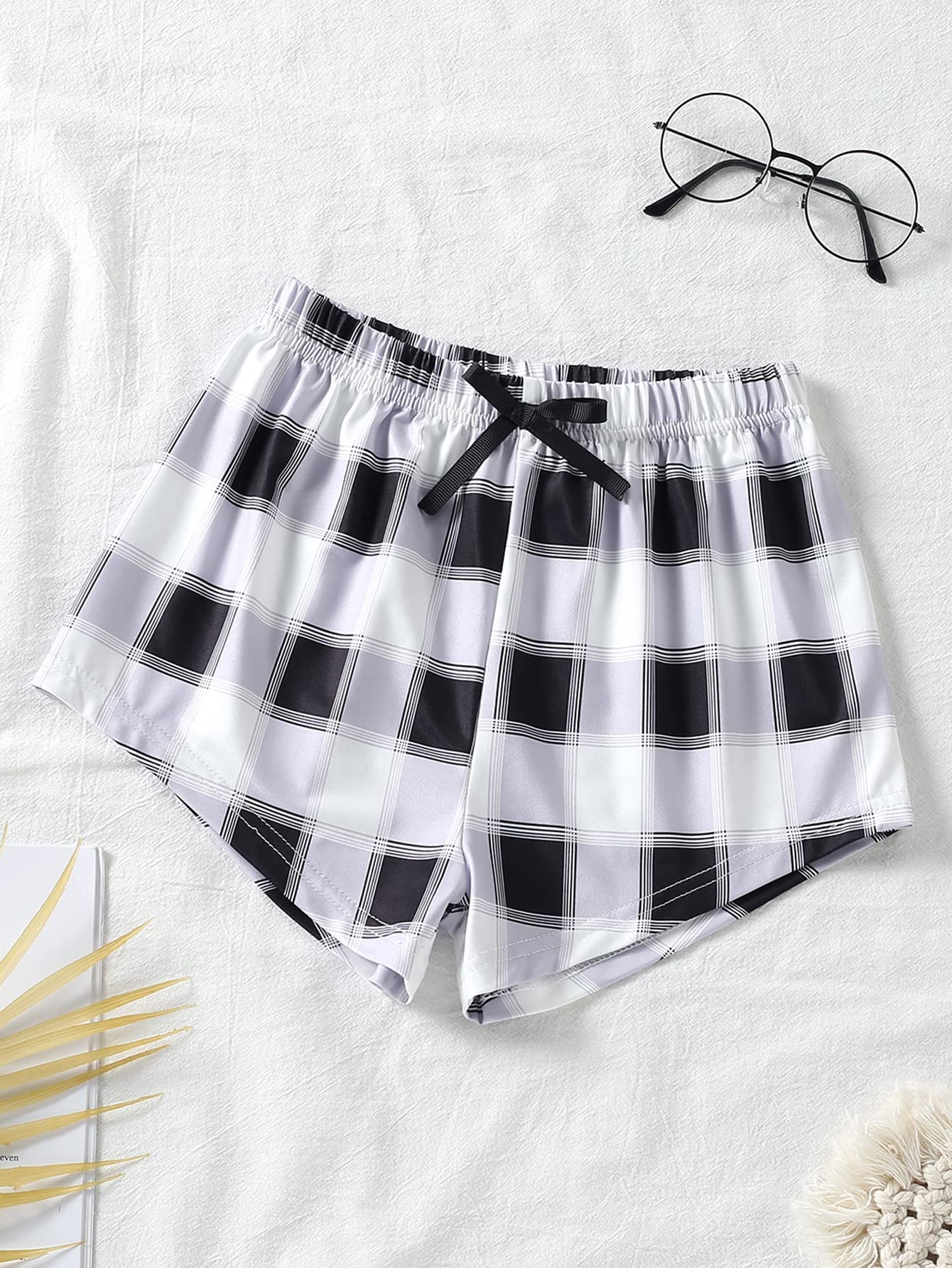 Verdusa Girl's 3pack Plaid Print Elastic Waist Casual Shorts Red White Black 160