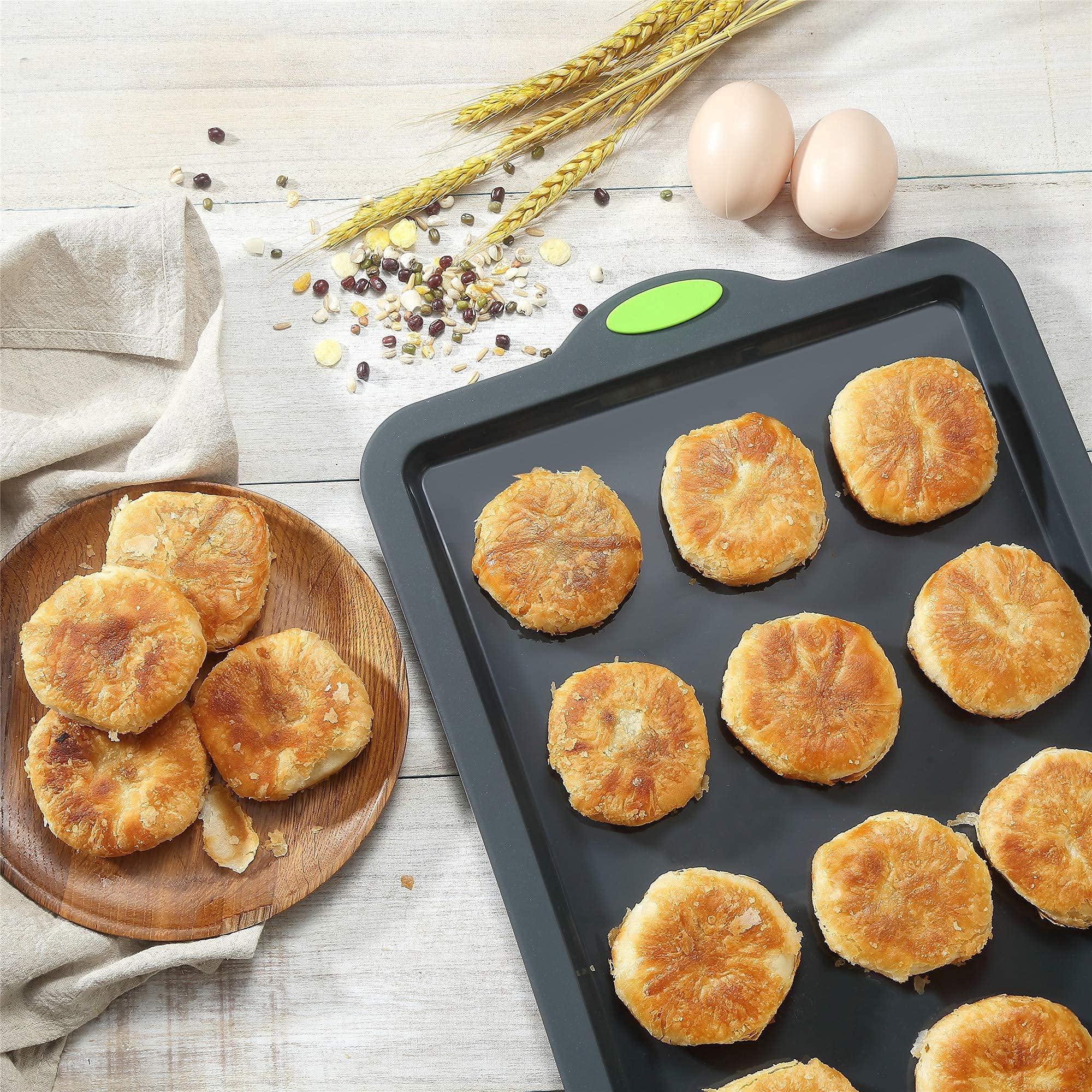 To encounter Silicone Baking Pans Set, 4 Pieces Nonstick Bakeware Set with Baking Pans, Baking Sheets, Cookie Sheets, Cake Pan with Metal Reinforced Frame More Strength, Dark Grey